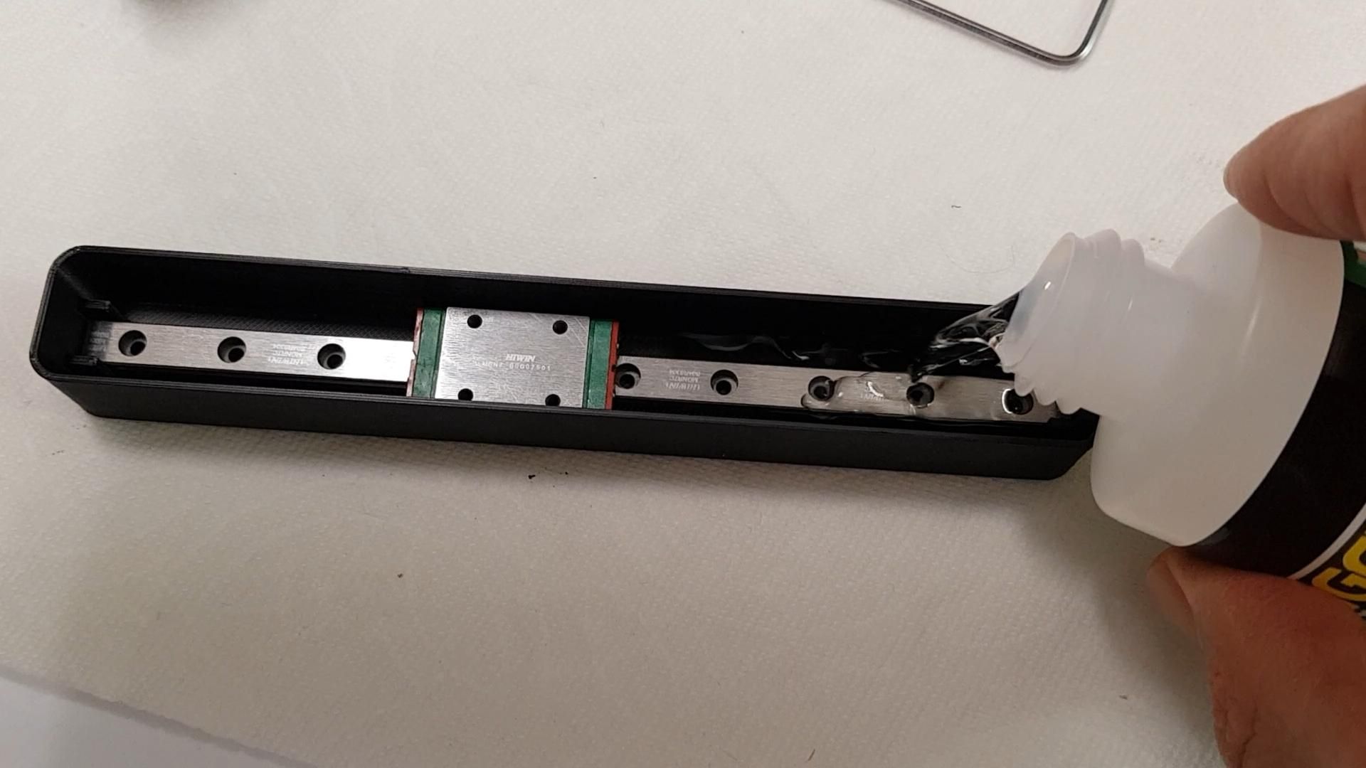 How to Clean Linear Rails : 3 Steps - Instructables