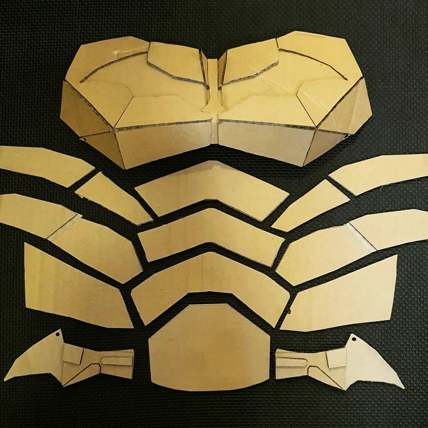 DIY 2022 the Batman Cardboard Costume : 3 Steps - Instructables
