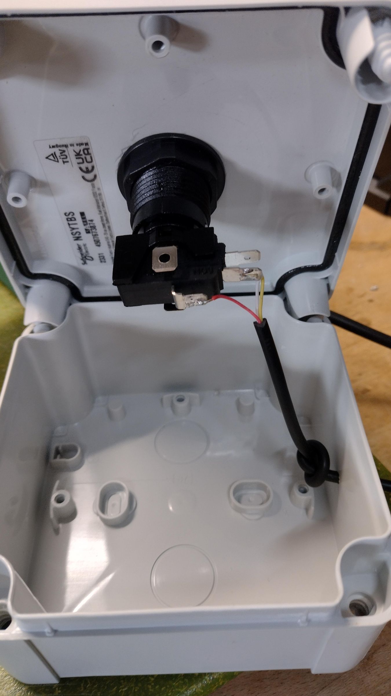 Low Cost Assistive Technology Button : 3 Steps - Instructables