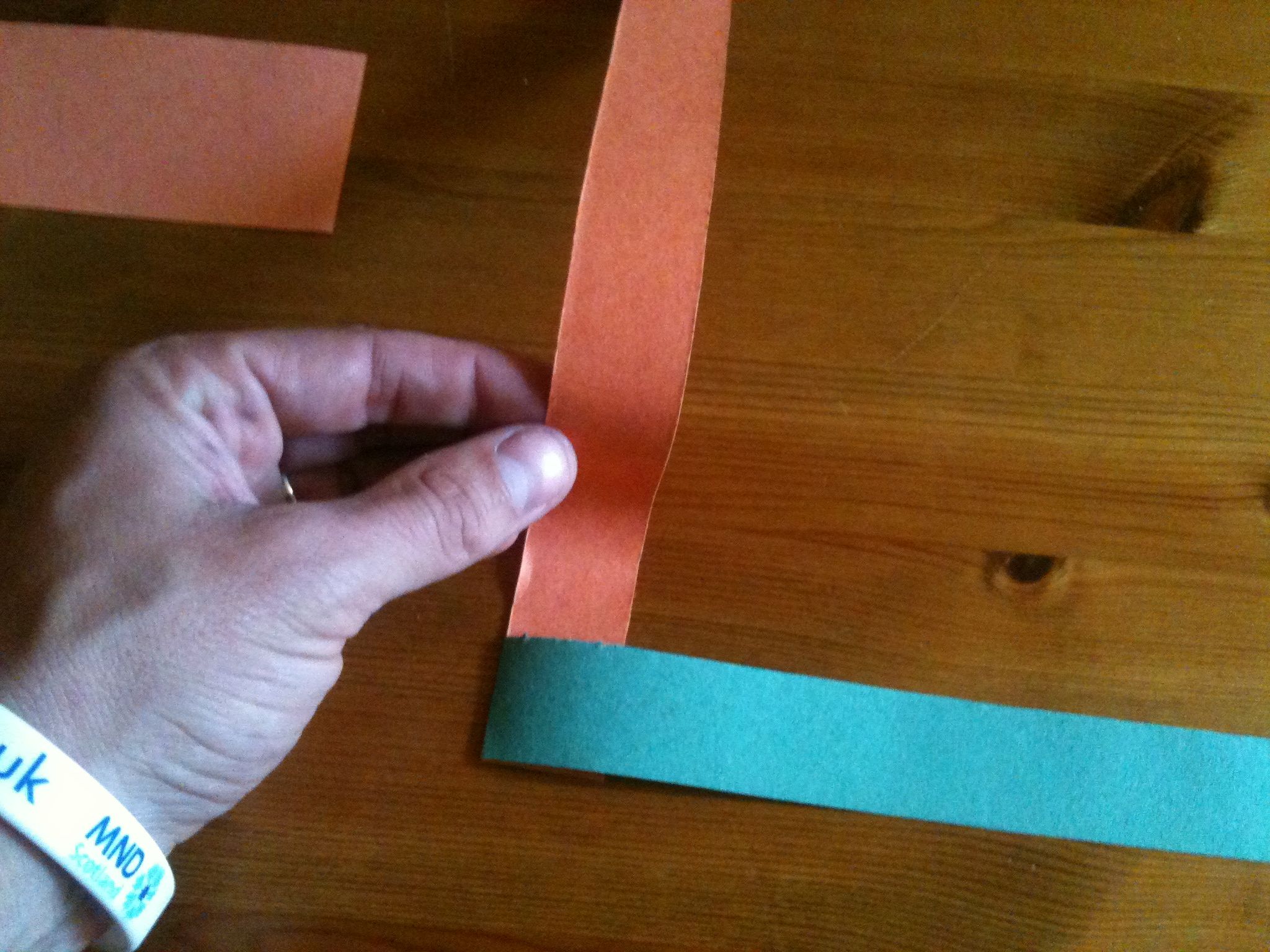 Simple Springy Paper Chain - Instructables