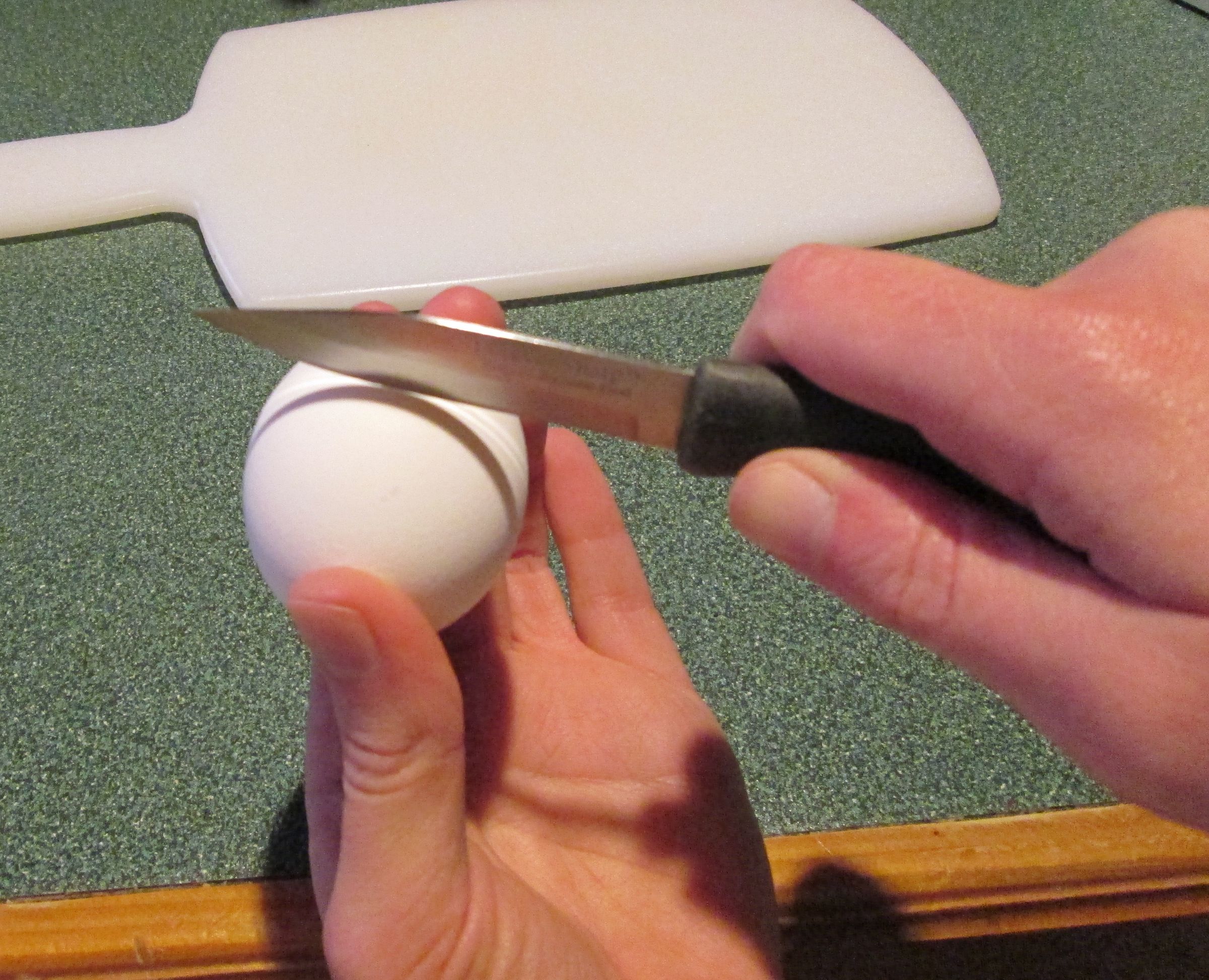 Crack an Egg Without Making a Mess!! : 3 Steps - Instructables