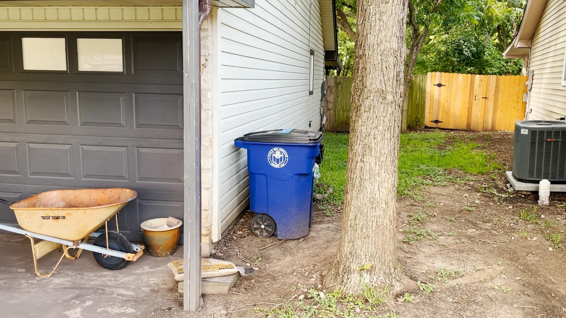 DIY Privacy Fence for Trash Cans (and Other Ugly Stuff) : 11 Steps ...