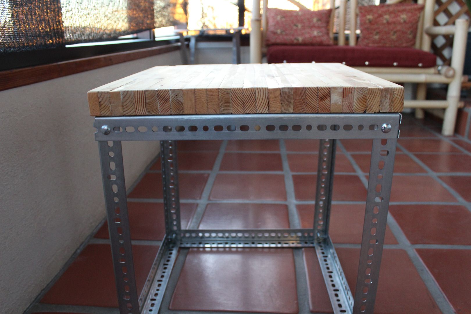 Modern/Industrial Pallet Table - Instructables