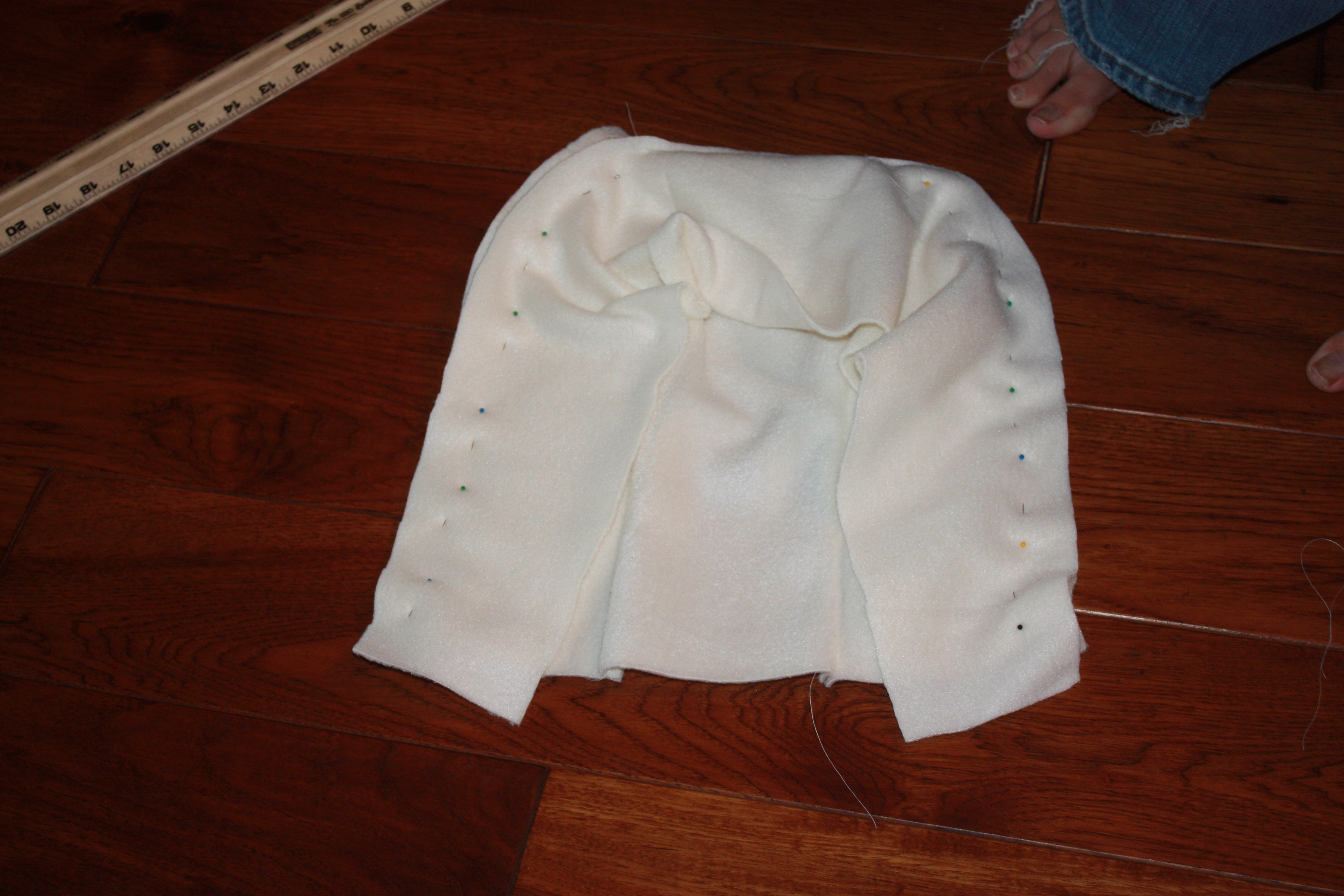 "Snuggie" Character Costume : 19 Steps (with Pictures) - Instructables