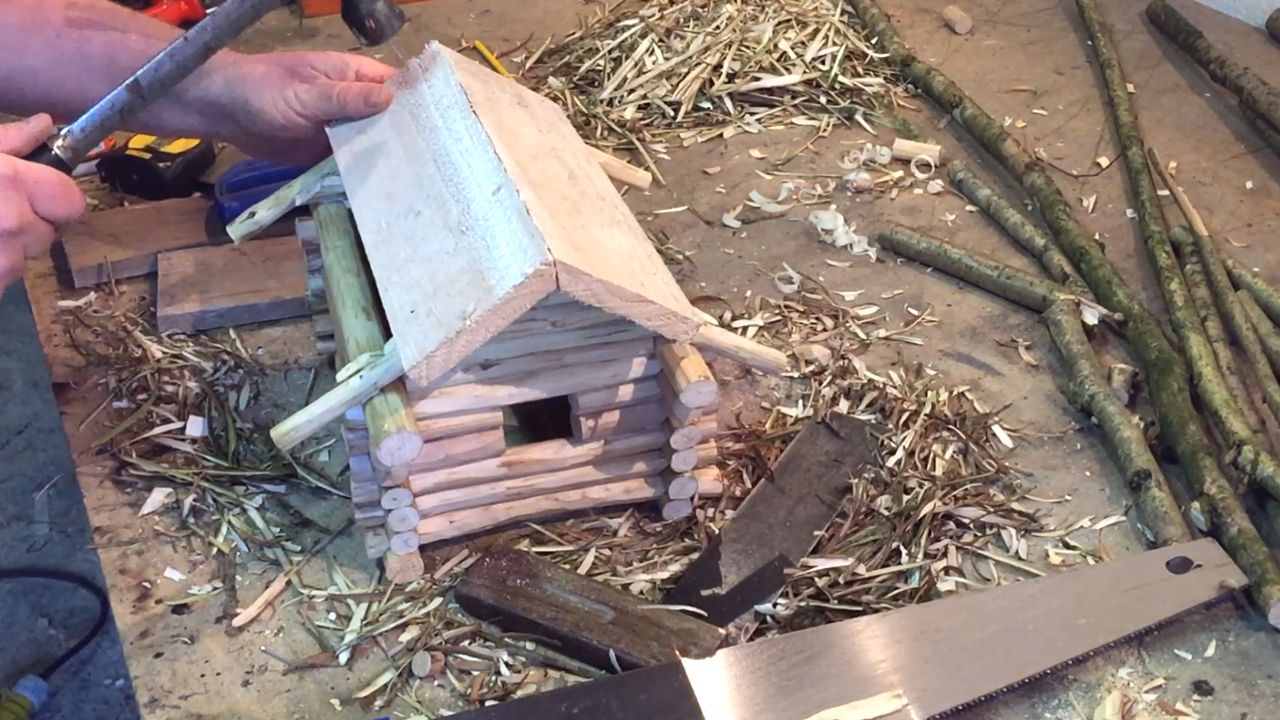 DIY Log Cabin Bird House : 15 Steps (with Pictures) - Instructables
