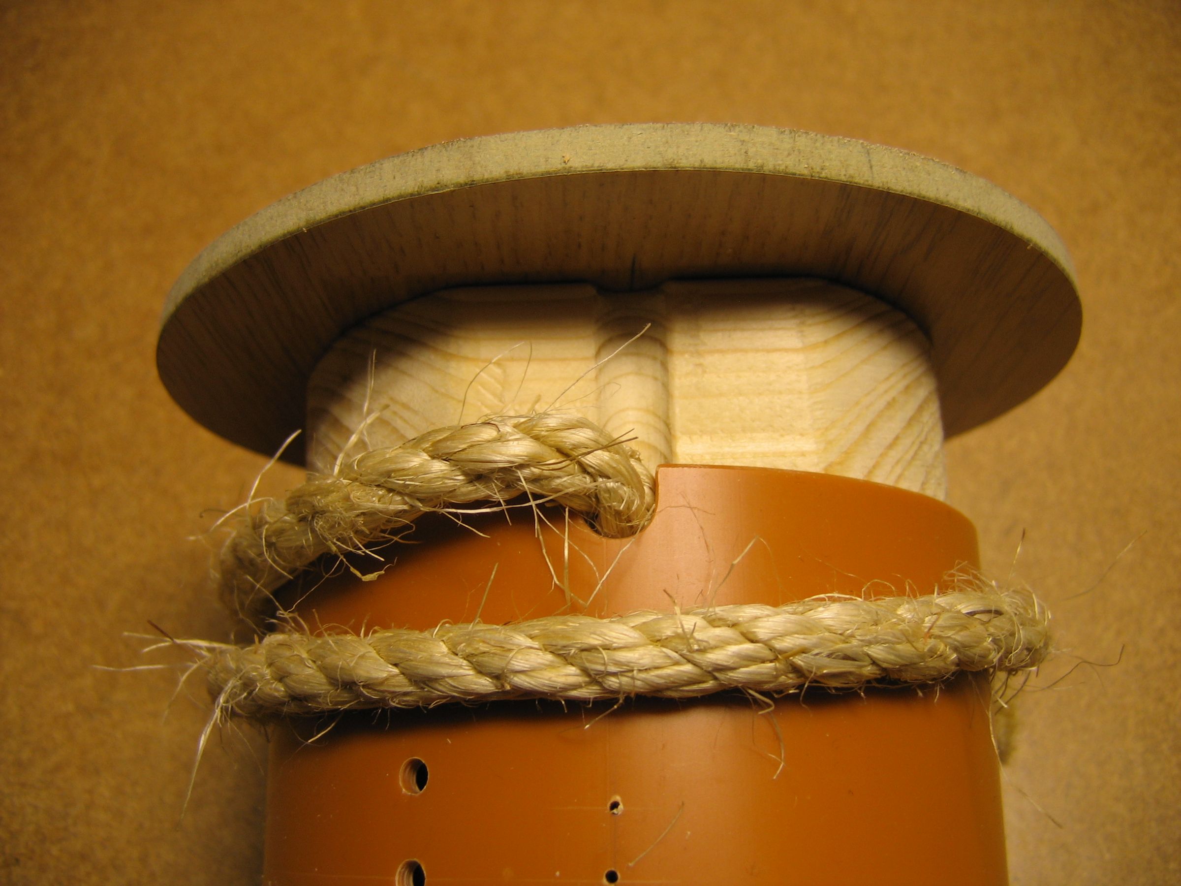 Full Size Cat Scratching / Climbing Post : 7 Steps - Instructables