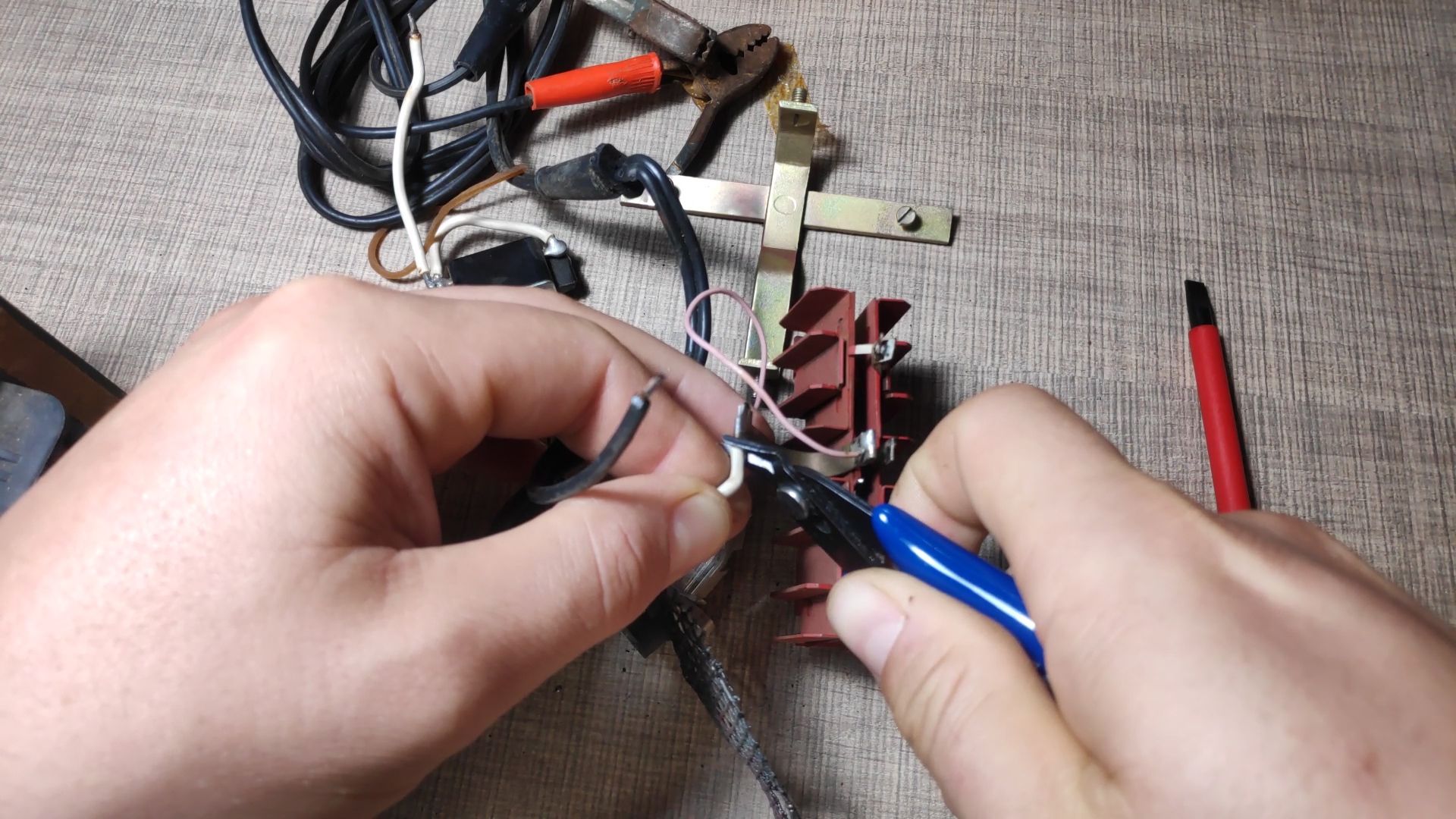 Car Battery Charger Repair : 8 Steps (with Pictures) - Instructables