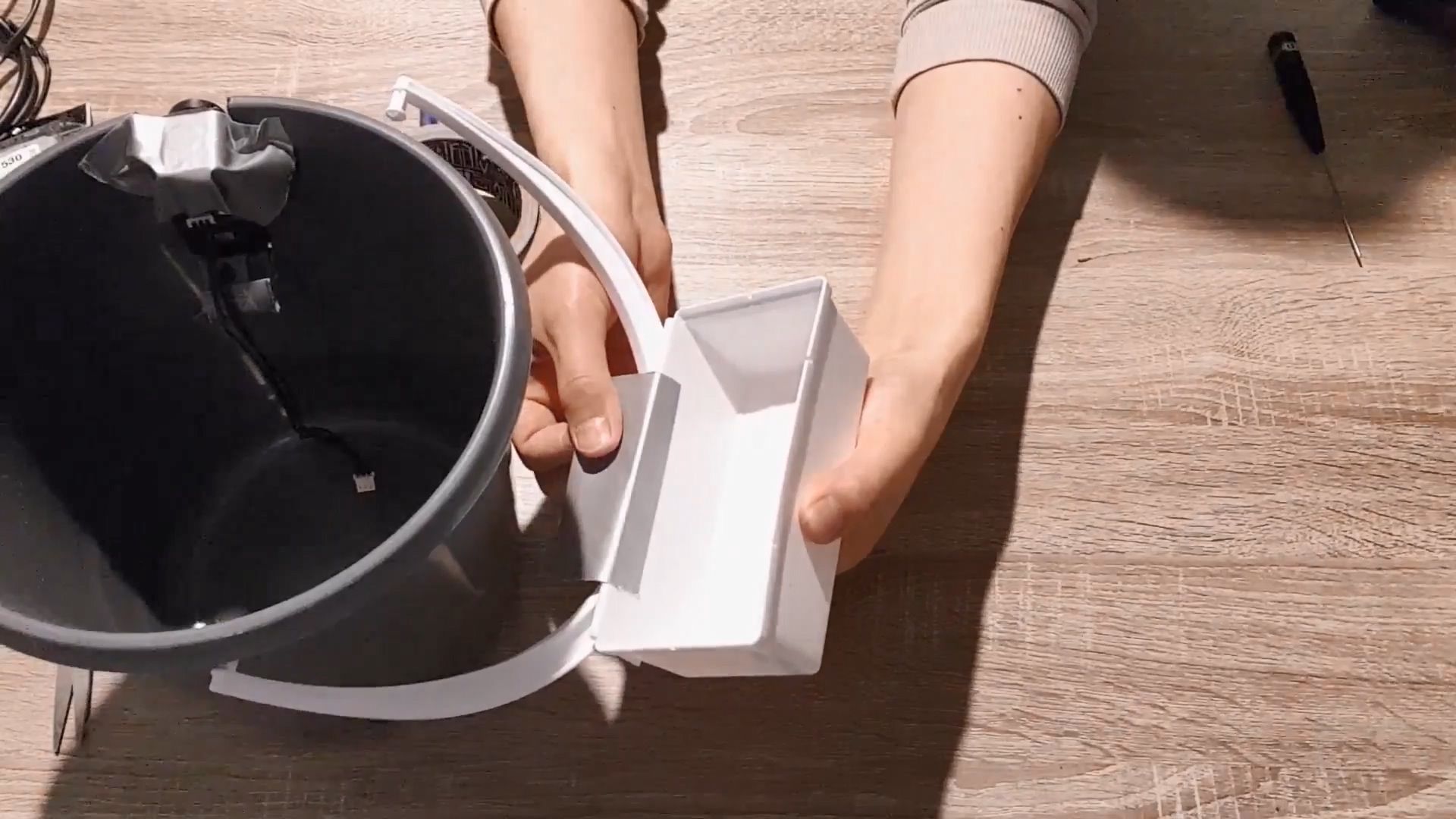 Trash Bin Robot - Giant Hungry Robot : 11 Steps (with Pictures ...