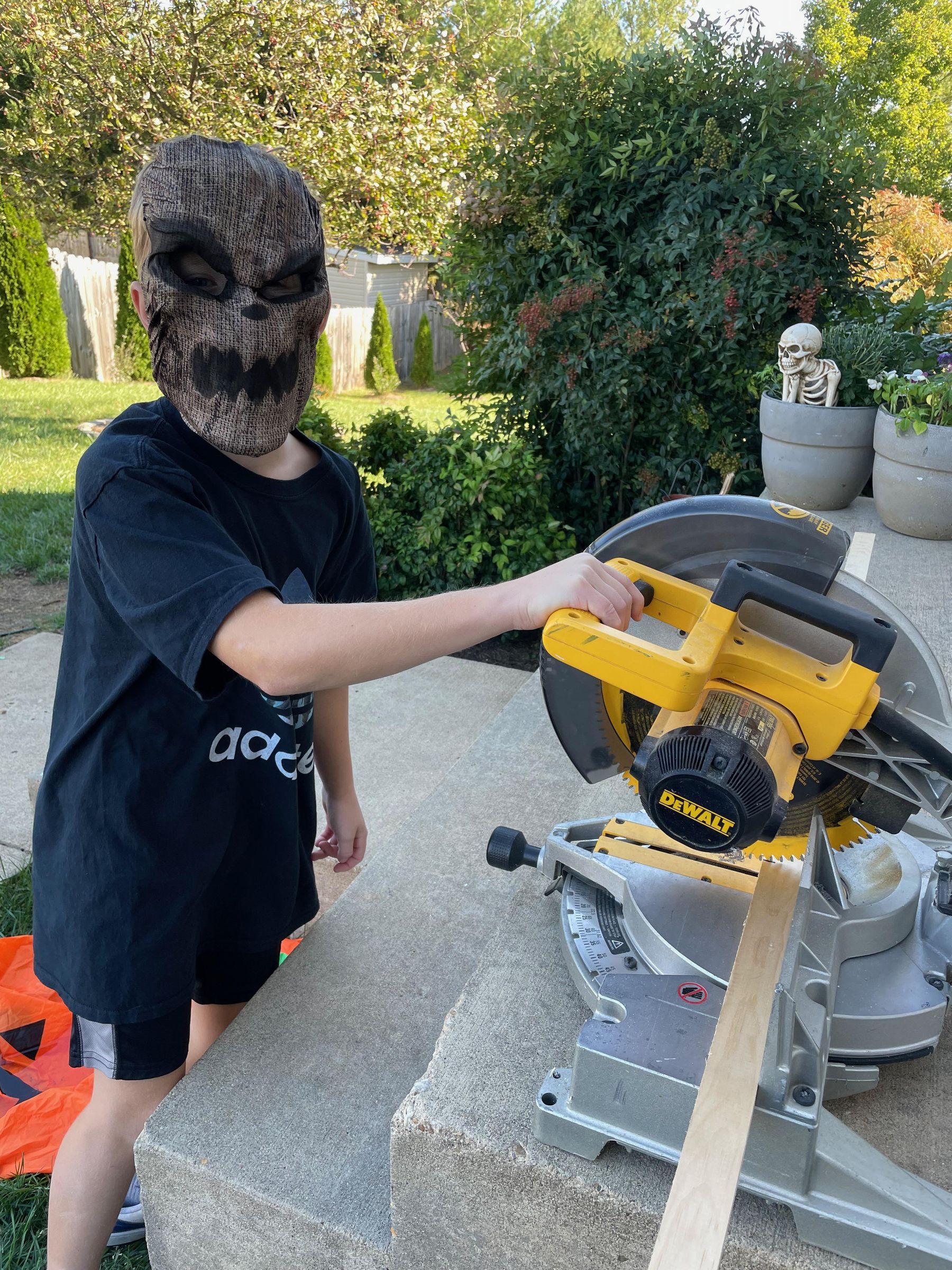 Spooky Halloween Cage! : 4 Steps (with Pictures) - Instructables
