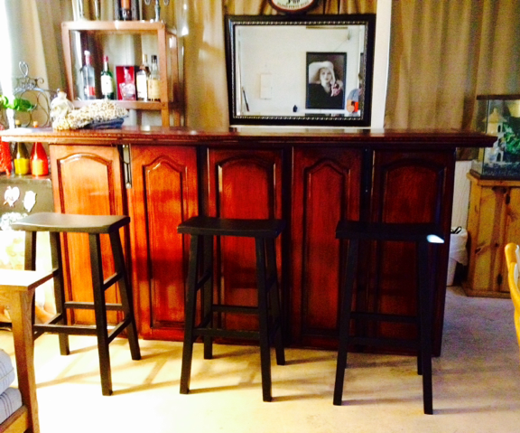 Home Bar Via Upcycle : 4 Steps - Instructables