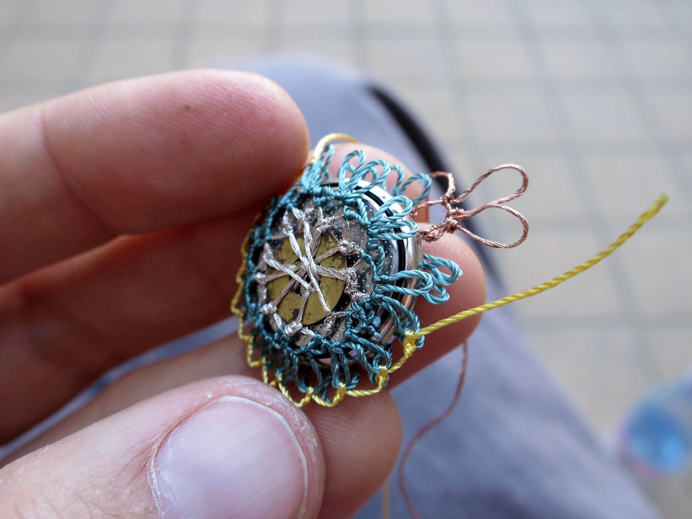 12 Ways to Hold Your Coin-cells : 13 Steps (with Pictures) - Instructables