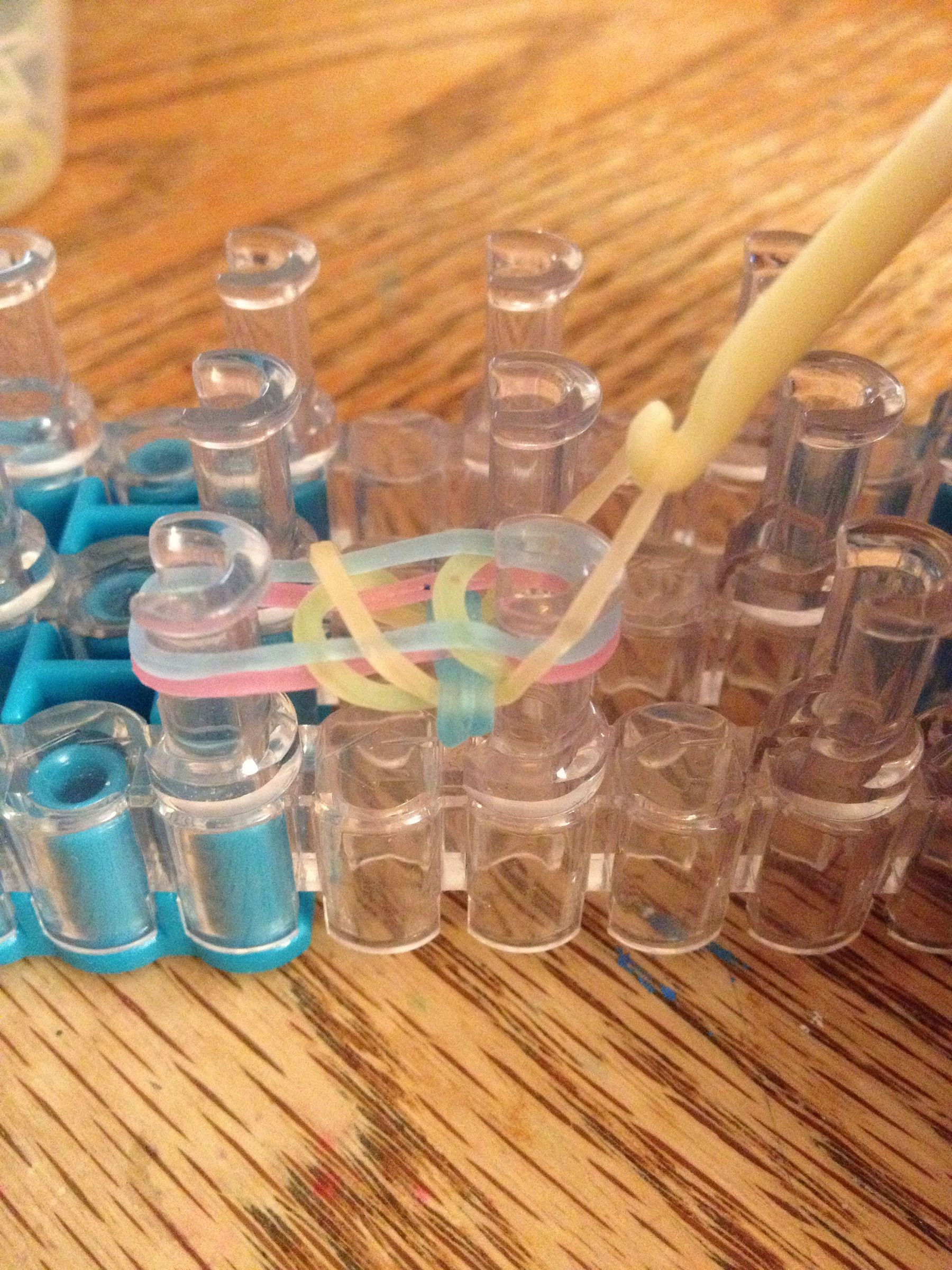 Rainbow Loom Fishtail : 13 Steps - Instructables