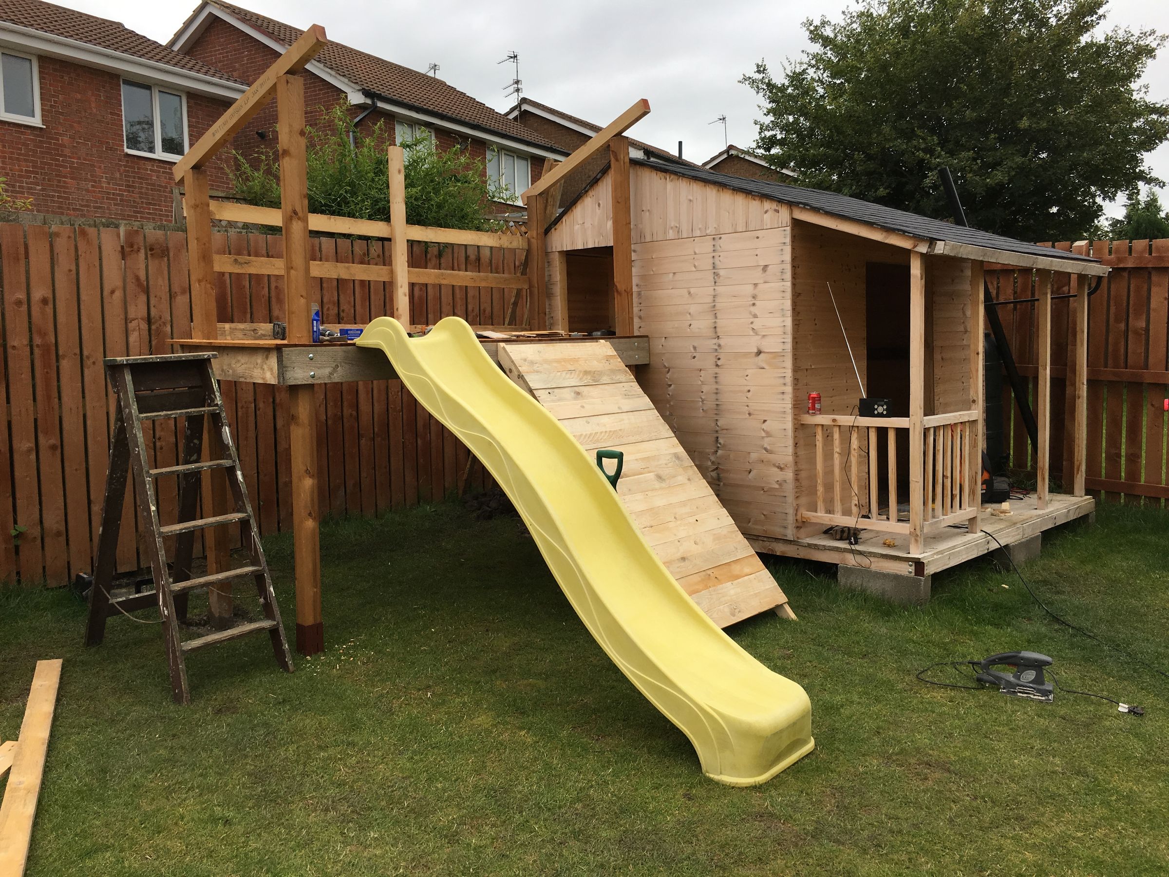 Custom Solar Powered Playhouse With Built in DIY Powerwall! : 7 Steps ...