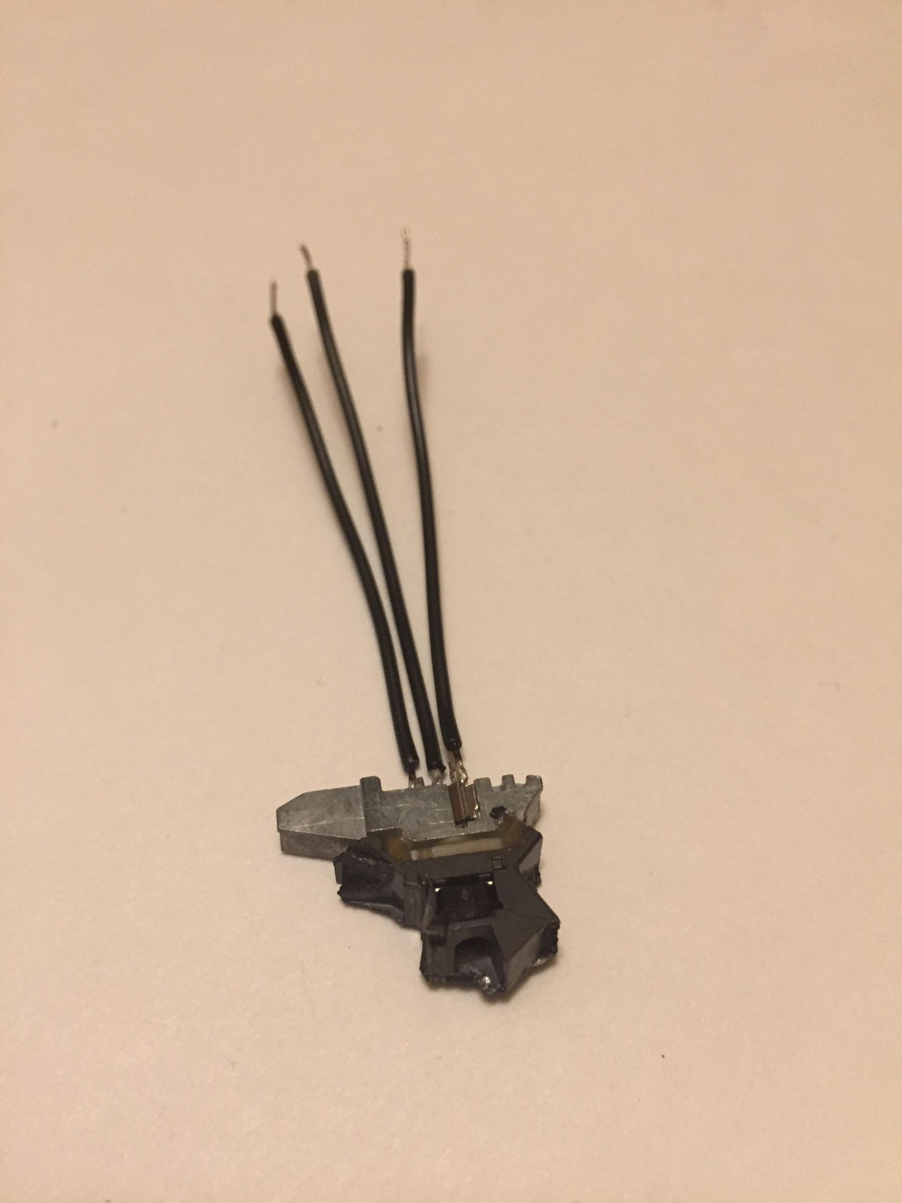 Harvesting a Laser Diode From an Optical Drive : 3 Steps (with Pictures ...