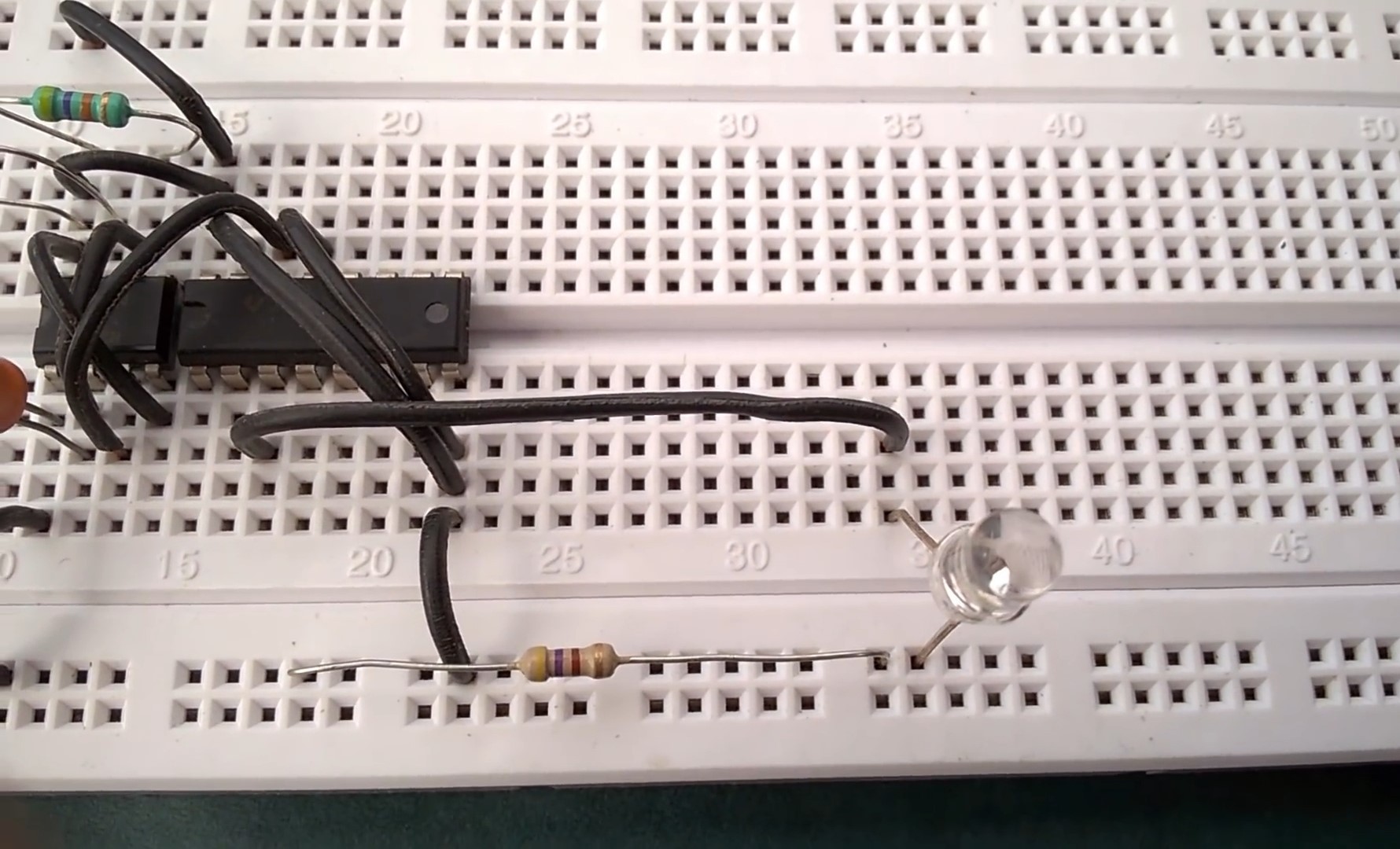 LED Chaser Electronic Circuit Using 555 Timer IC : 20 Steps - Instructables