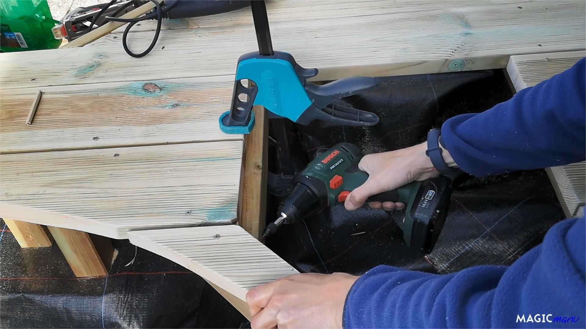 Make a Floating Deck for an Inflatable SPA, With a Motorized Cover ...