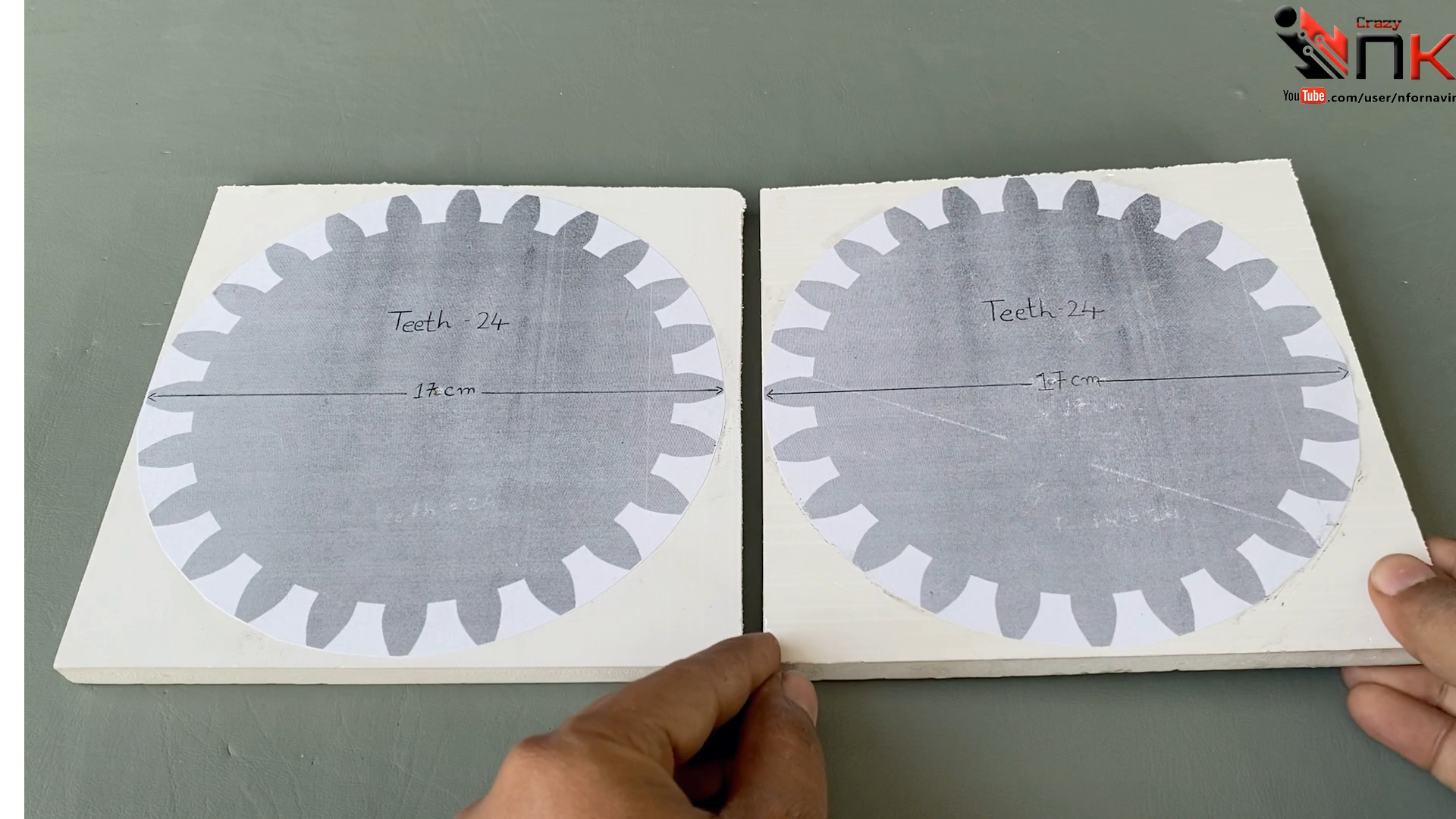 How to Make a Magical Rotating Open / Closed Sign Board : 12 Steps ...