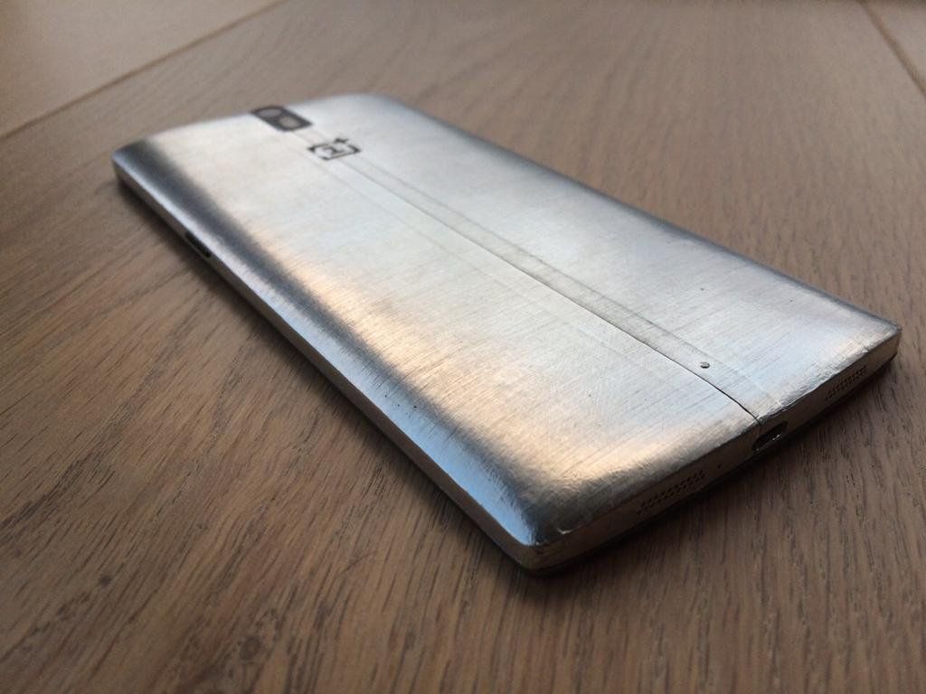 Brushed Aluminum Smartphone Skin! : 4 Steps - Instructables