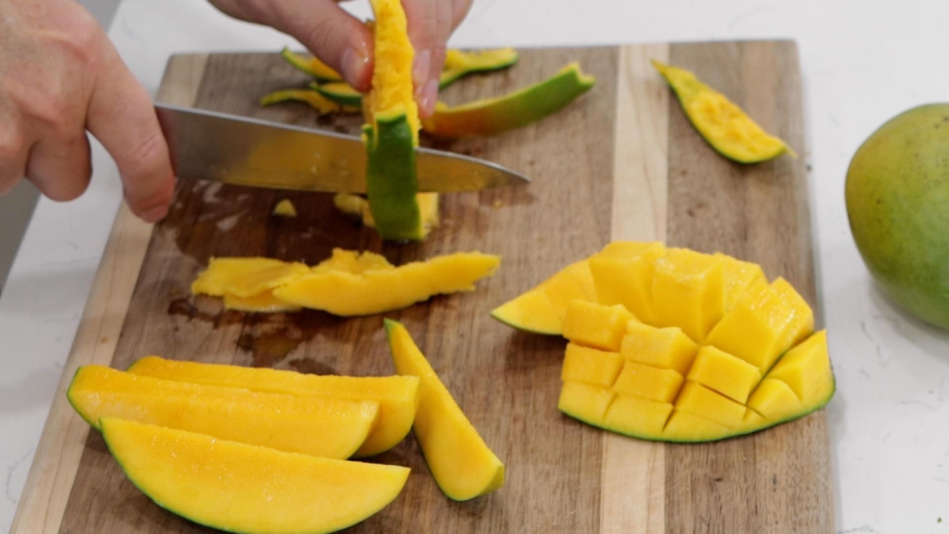 How to Eat a Mango : 7 Steps (with Pictures) - Instructables