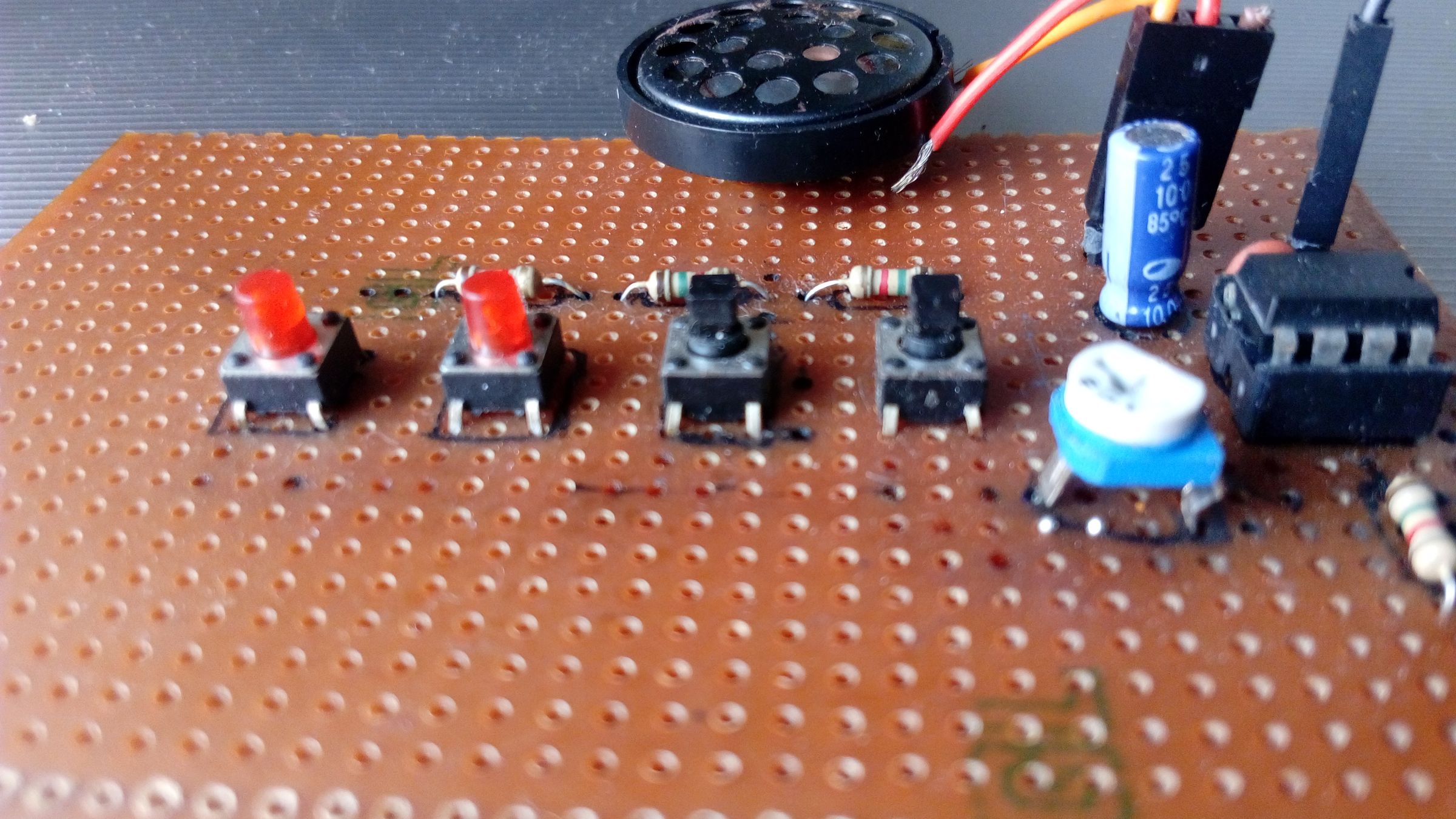 Piano Using 555 Timer : 4 Steps (with Pictures) - Instructables