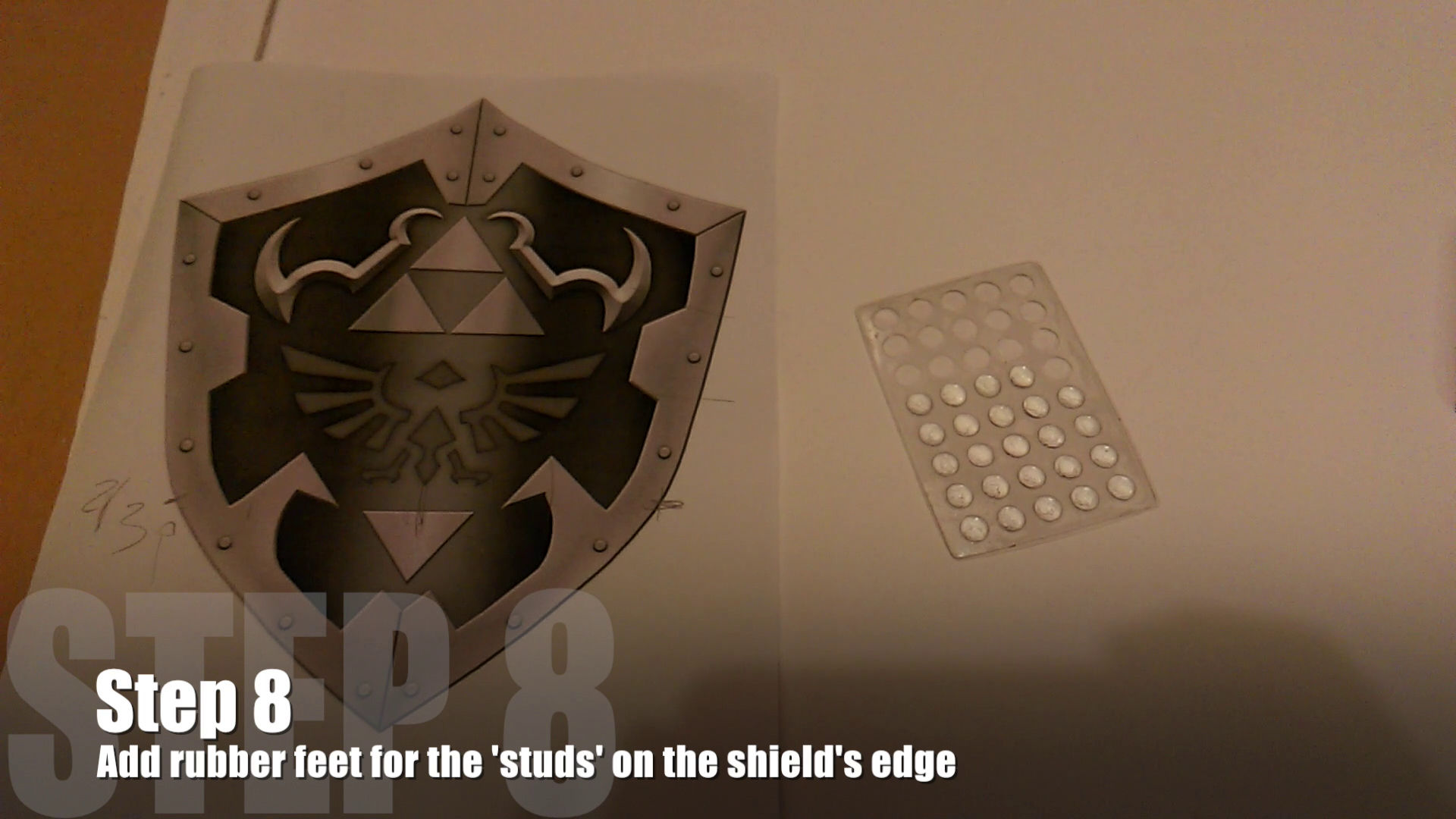 Legend of Zelda Hylian Shield : 11 Steps - Instructables