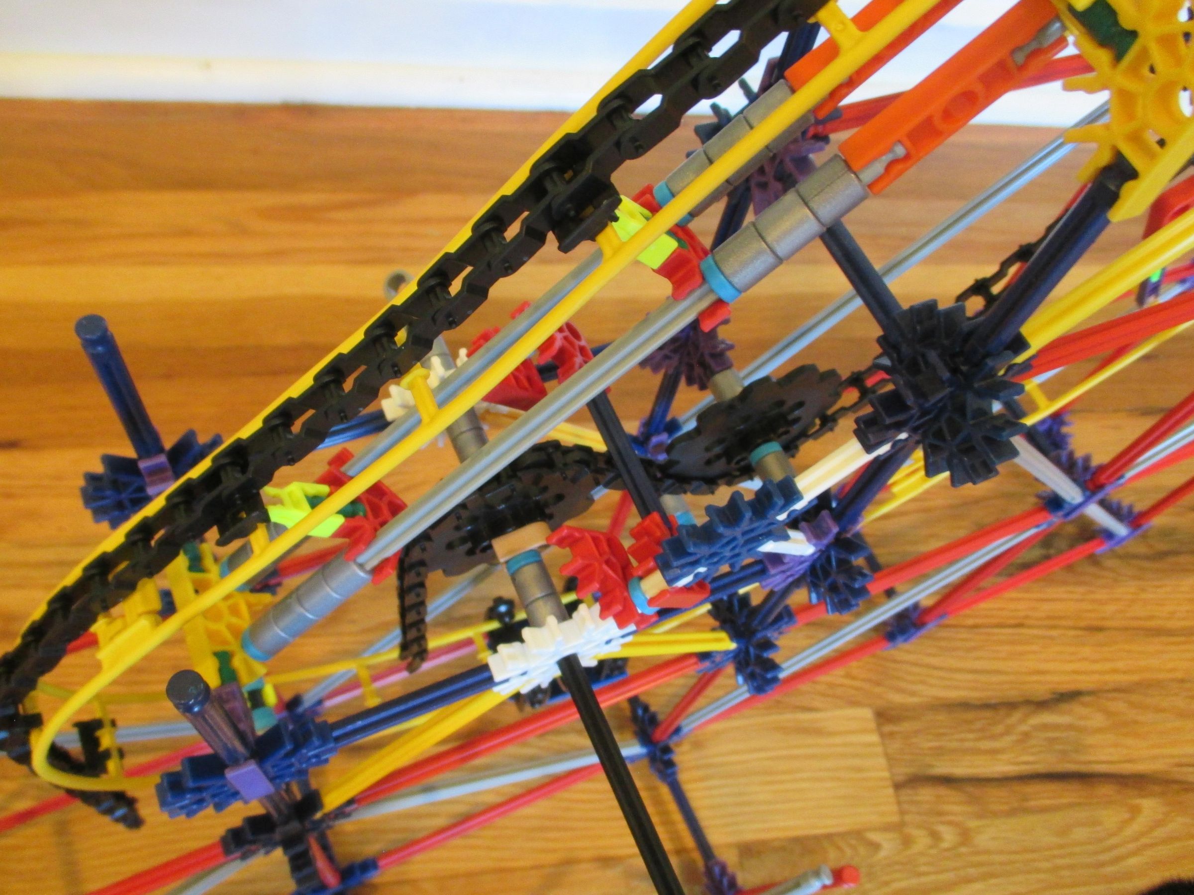 Rollercoaster Push Lift: a K'nex Ball Machine Lift : 8 Steps ...