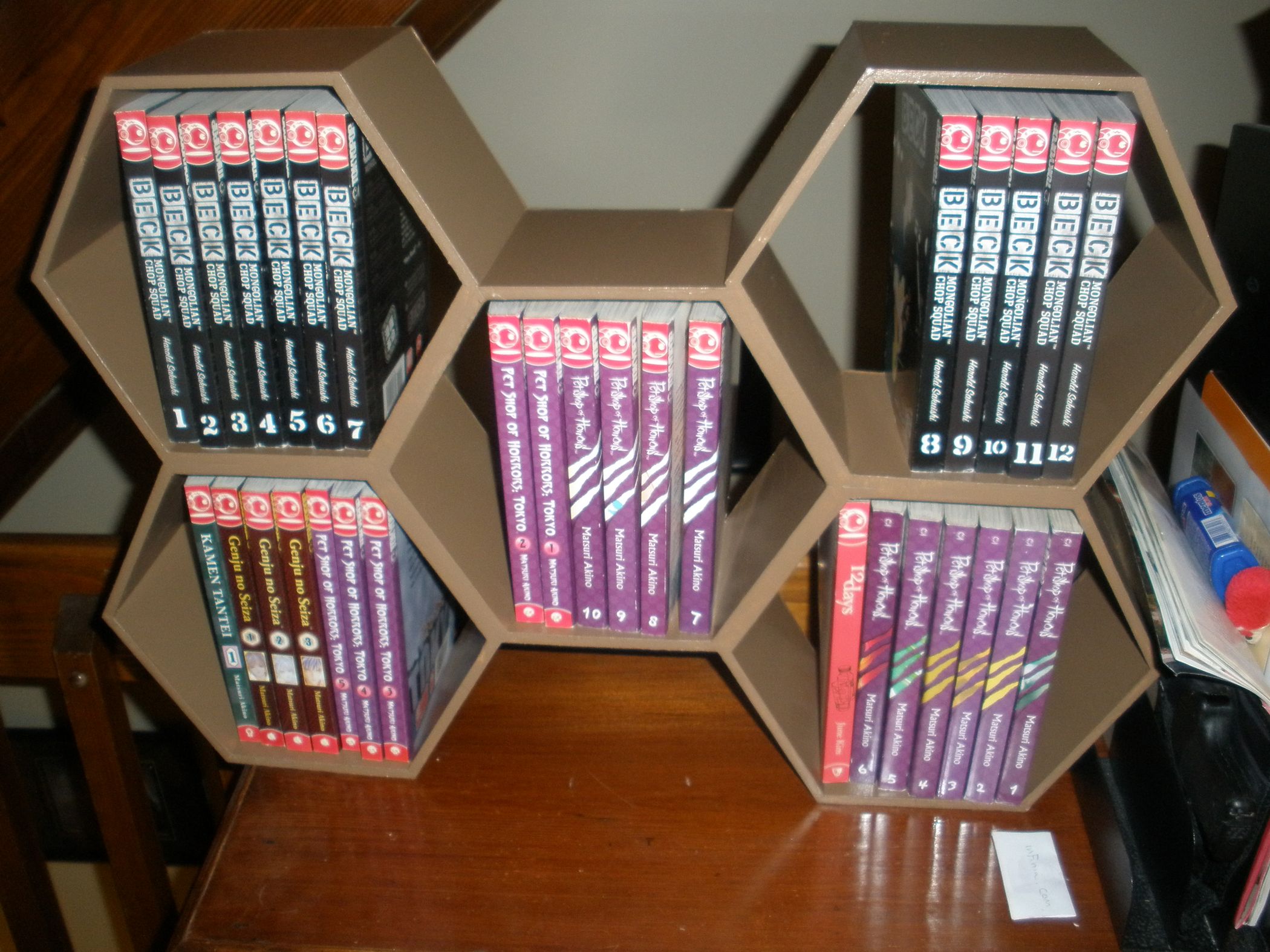 The Beehive Bookcase : 9 Steps (with Pictures) - Instructables