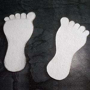 Learn How to Make Rolling Feet Craft for Kids : 6 Steps - Instructables
