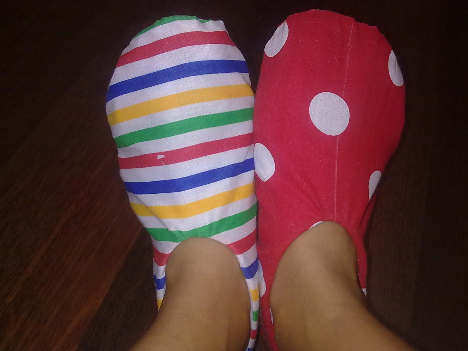 Reversible Soft Slipper Shoes : 7 Steps (with Pictures) - Instructables