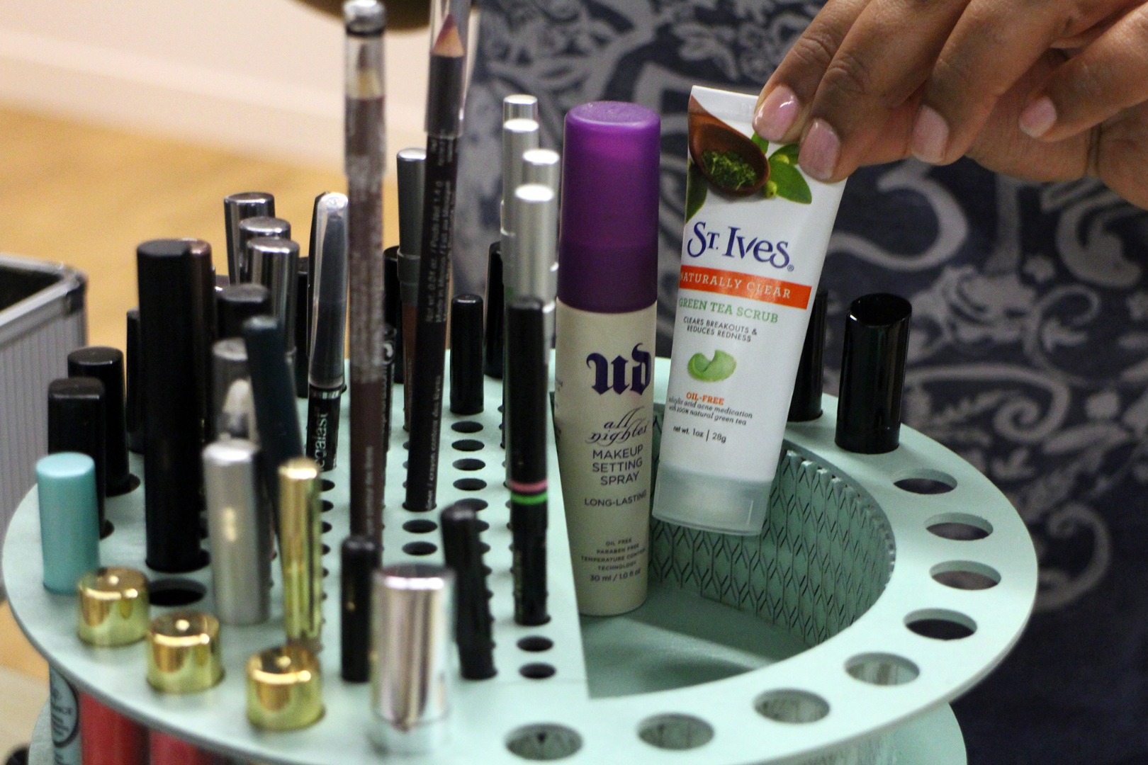 Cosmetic Carousel : 13 Steps (with Pictures) - Instructables