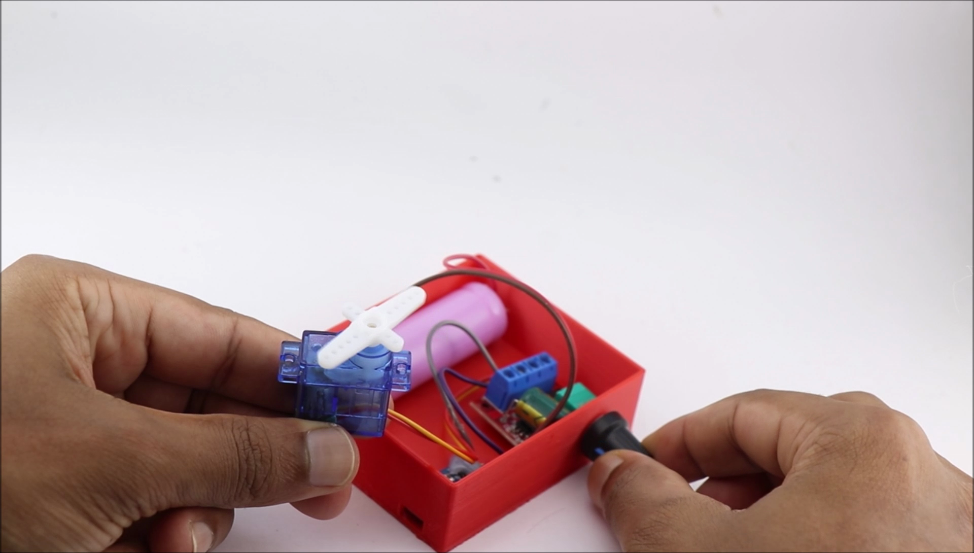 3D Printed Rotating Display Stand for 360 Degree Videography and ...