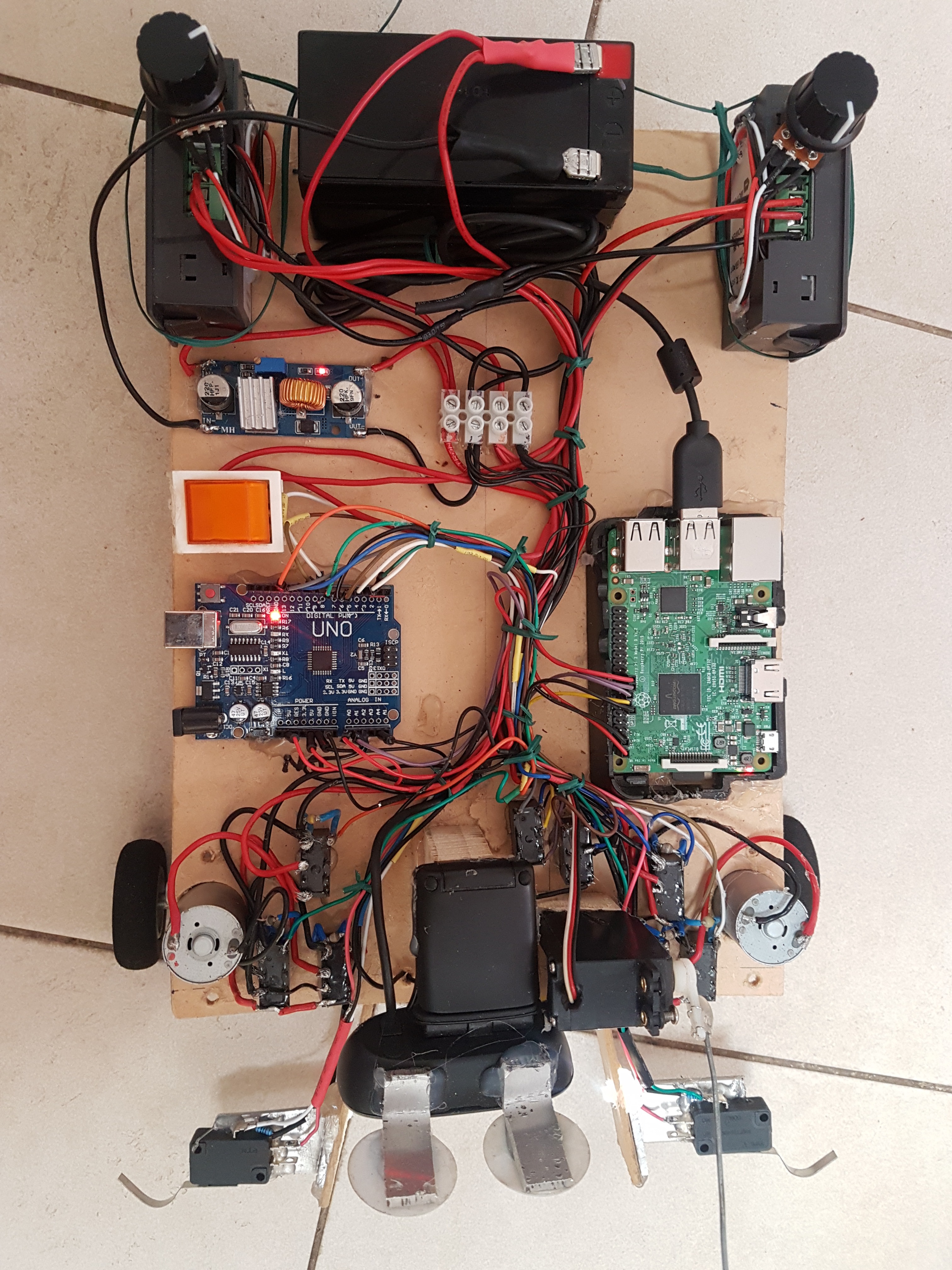 Autonomous Soccer Playing Robot : 4 Steps (with Pictures) - Instructables