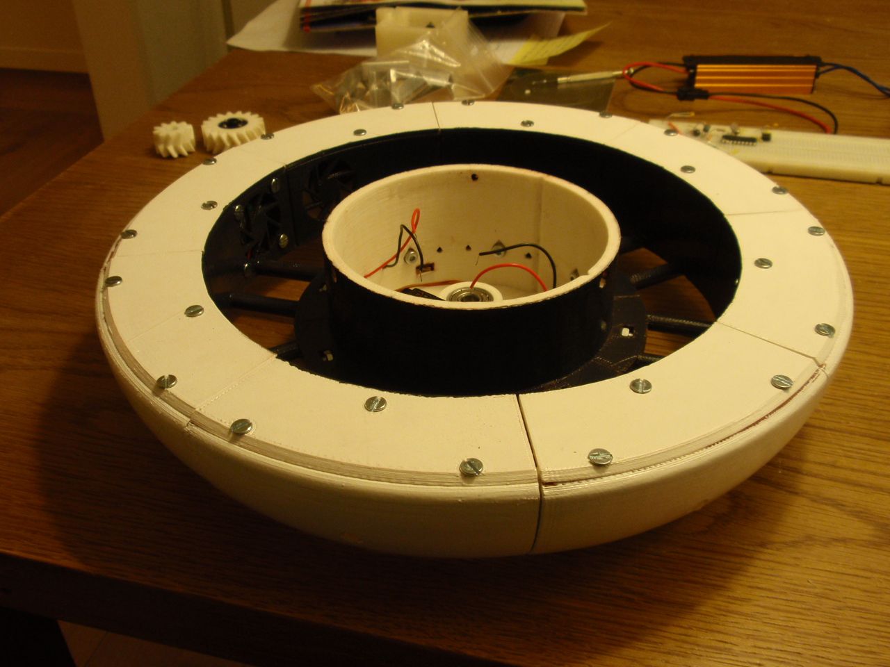 A Fully 3D Printable GlaDOS Robotic Ceiling Arm Lamp : 11 Steps (with ...