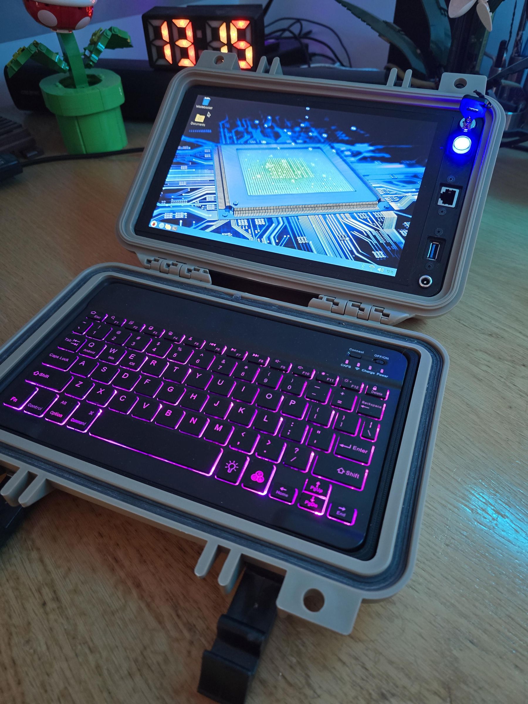 Hard Case Cyber Deck - Raspberry Pi Touch Screen With Illuminated ...