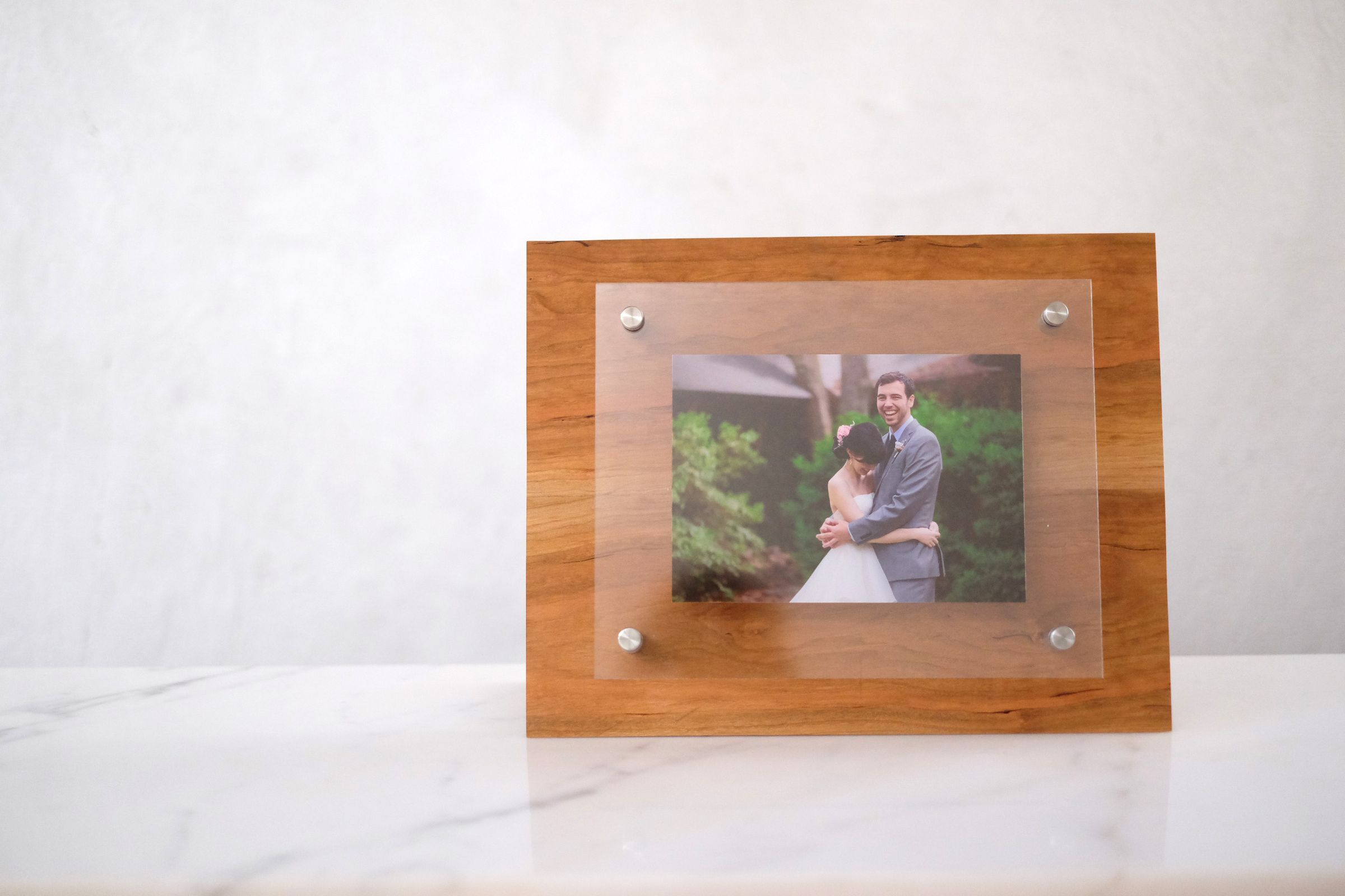 Modern Wood and Acrylic Photo Stand : 7 Steps (with Pictures ...