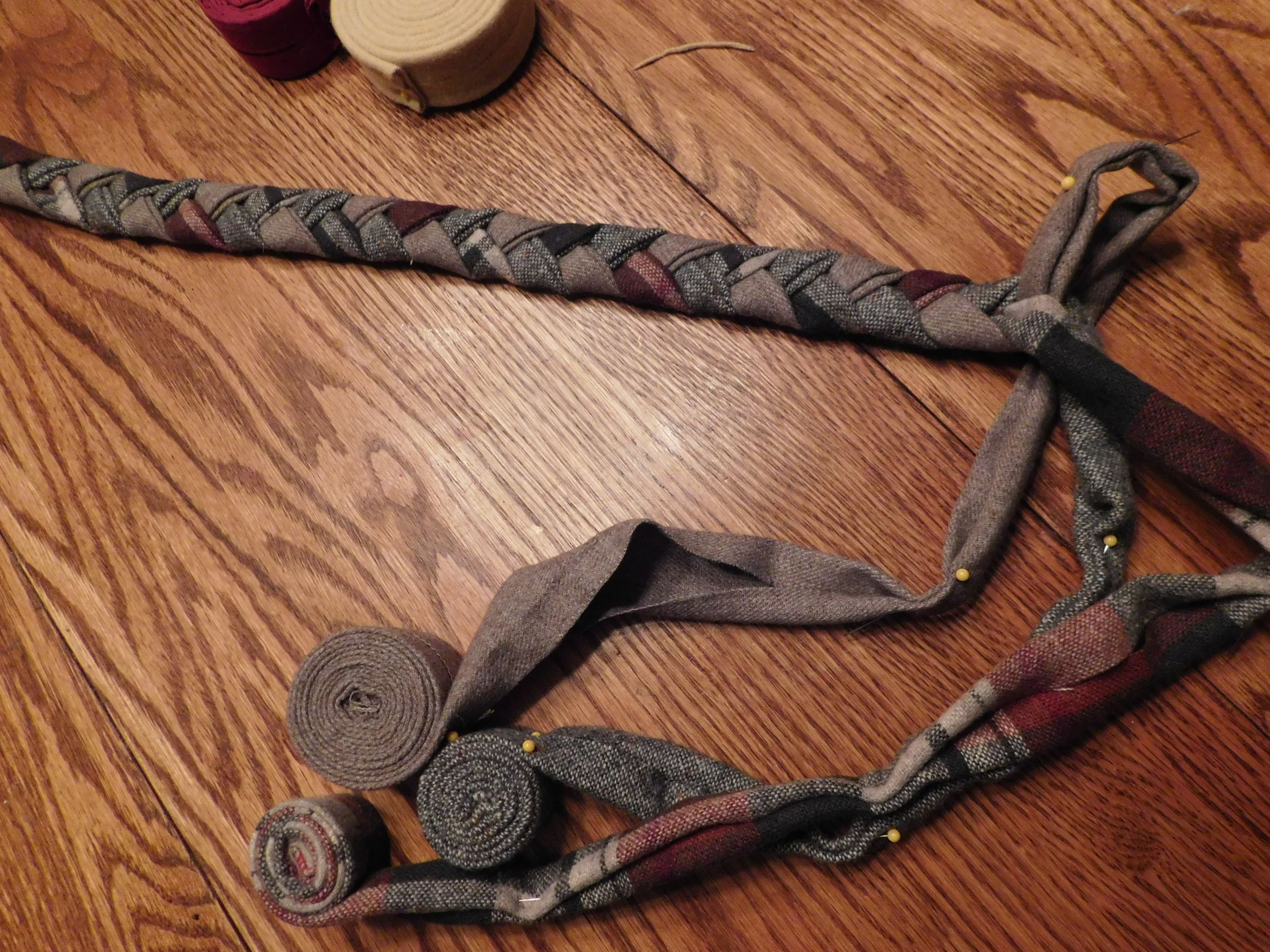 Heirloom Wool Cloth Braided Rug : 7 Steps (with Pictures) - Instructables