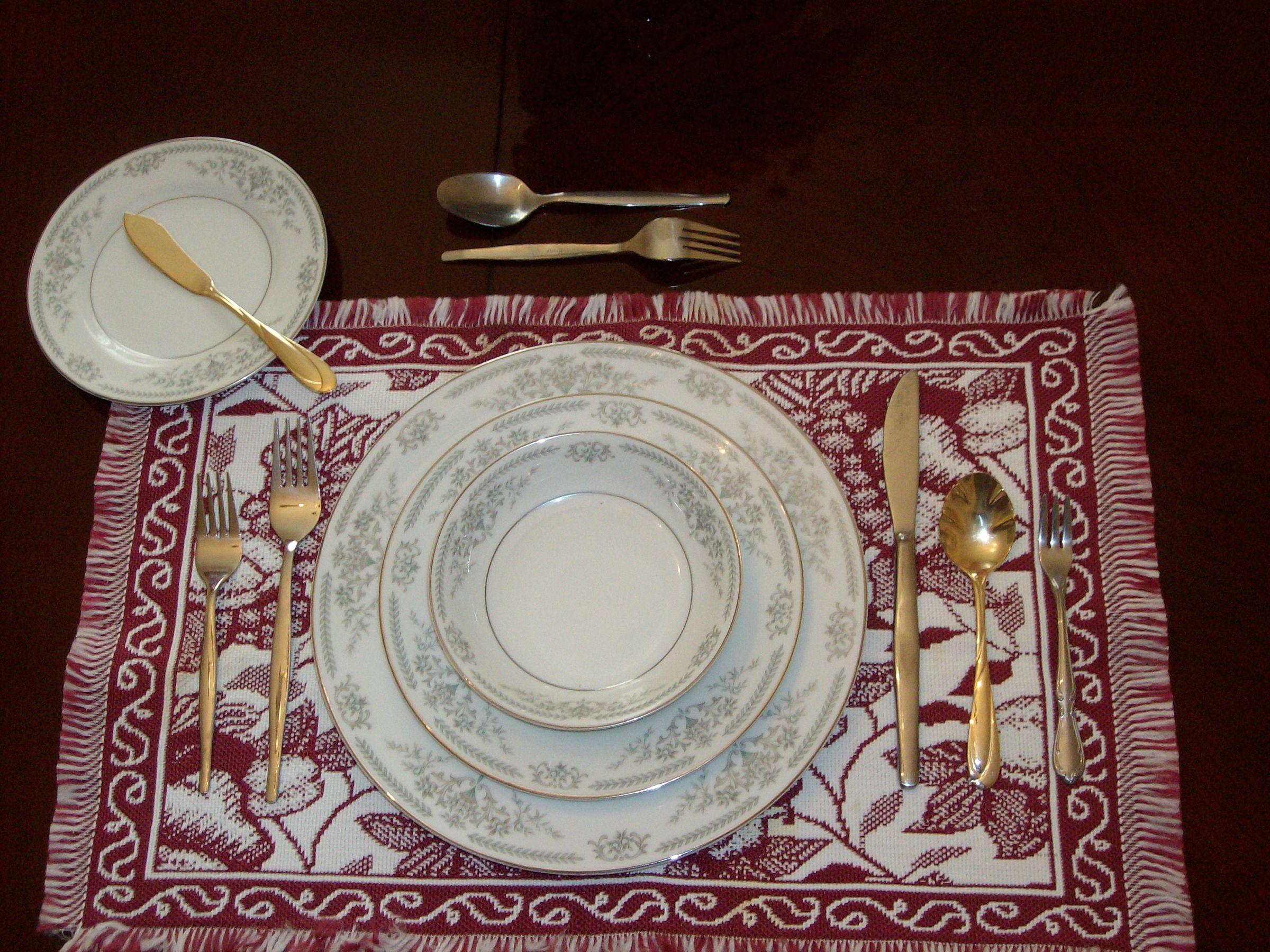 15 Steps on How to Create a Proper Formal Place Setting. : 15 Steps ...