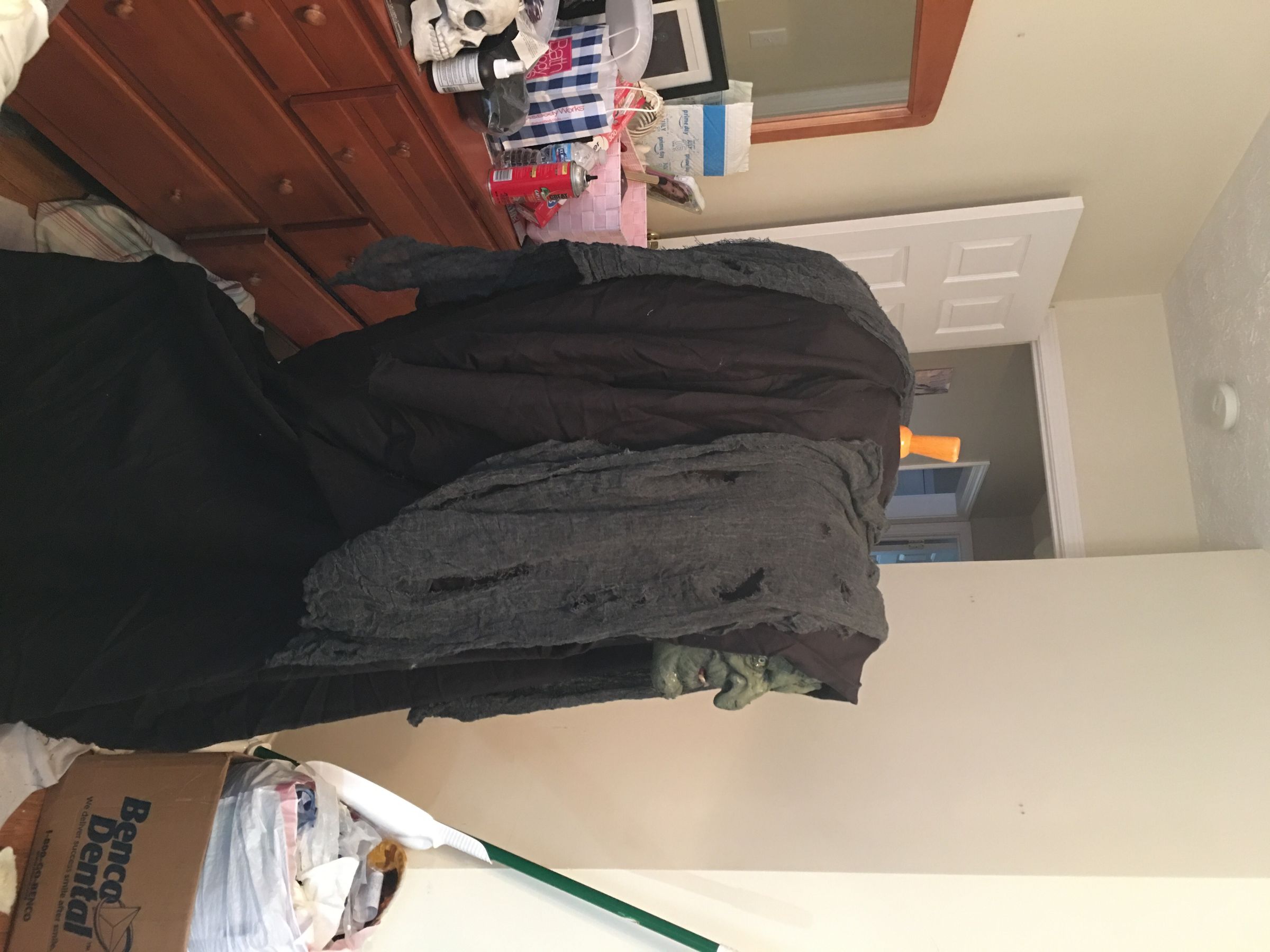 Hunchback Witch With Pet Spider : 11 Steps (with Pictures) - Instructables