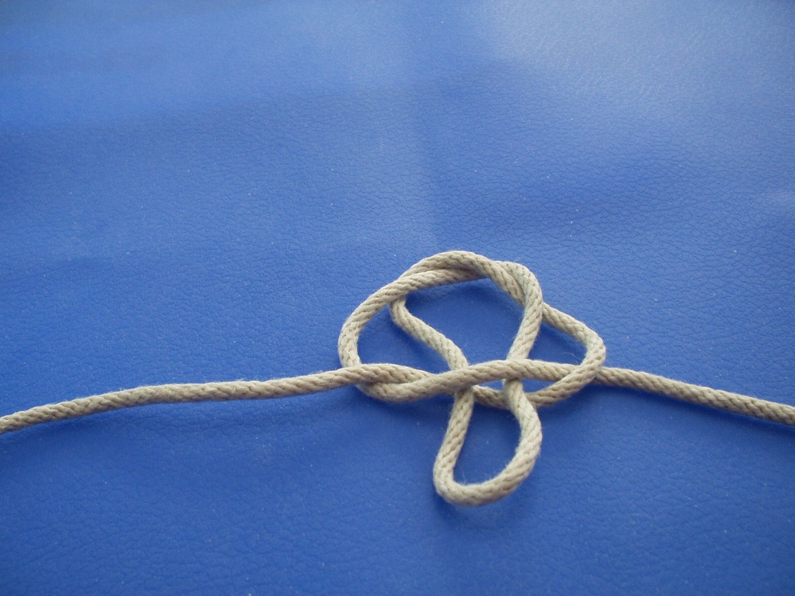 Crown and Diamond Zipper Pull : 9 Steps (with Pictures) - Instructables