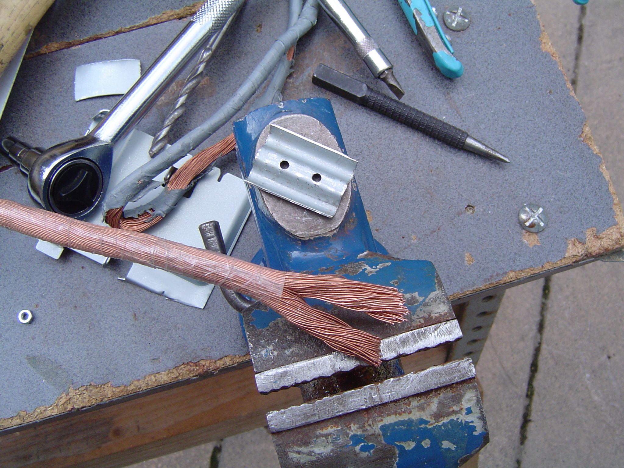 Spot Welder From a Microwave Oven Transformer and Water Tank : 12 Steps ...