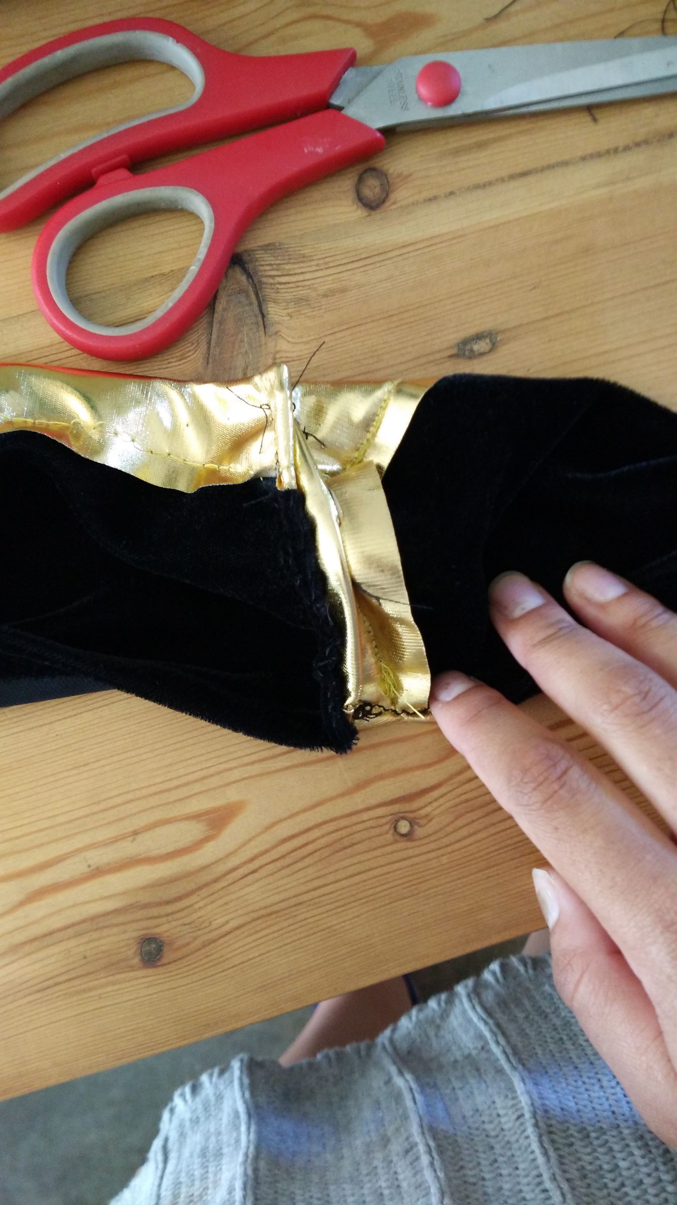 Storm From Xmen Cape : 11 Steps (with Pictures) - Instructables