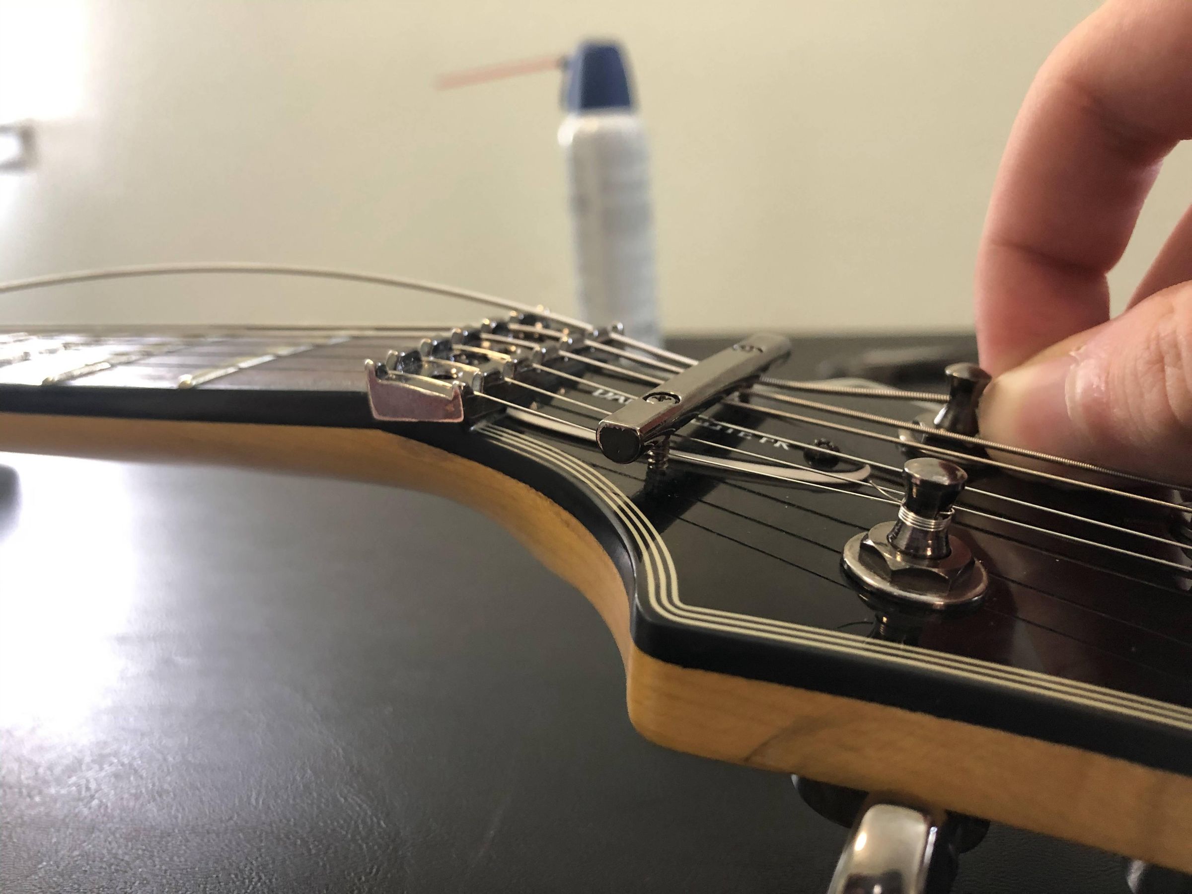 How to Change Strings on Floyd Rose Guitar : 13 Steps (with Pictures ...