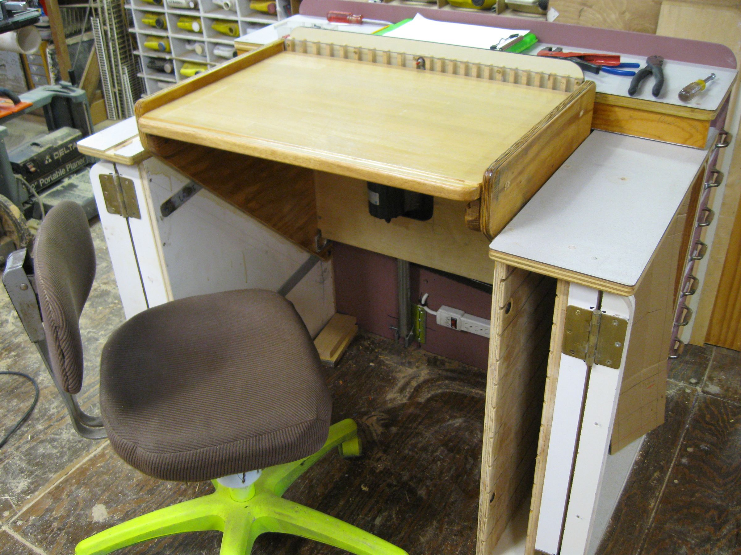 Jim's Model Railroad Work Bench : 11 Steps (with Pictures) - Instructables