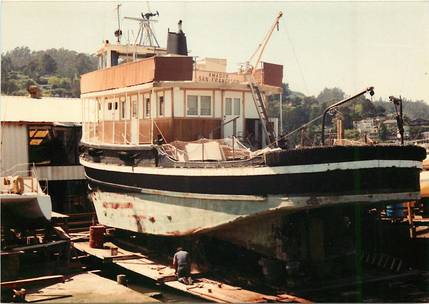 Convert a Wooden Tugboat to Liveaboard : 6 Steps (with Pictures ...