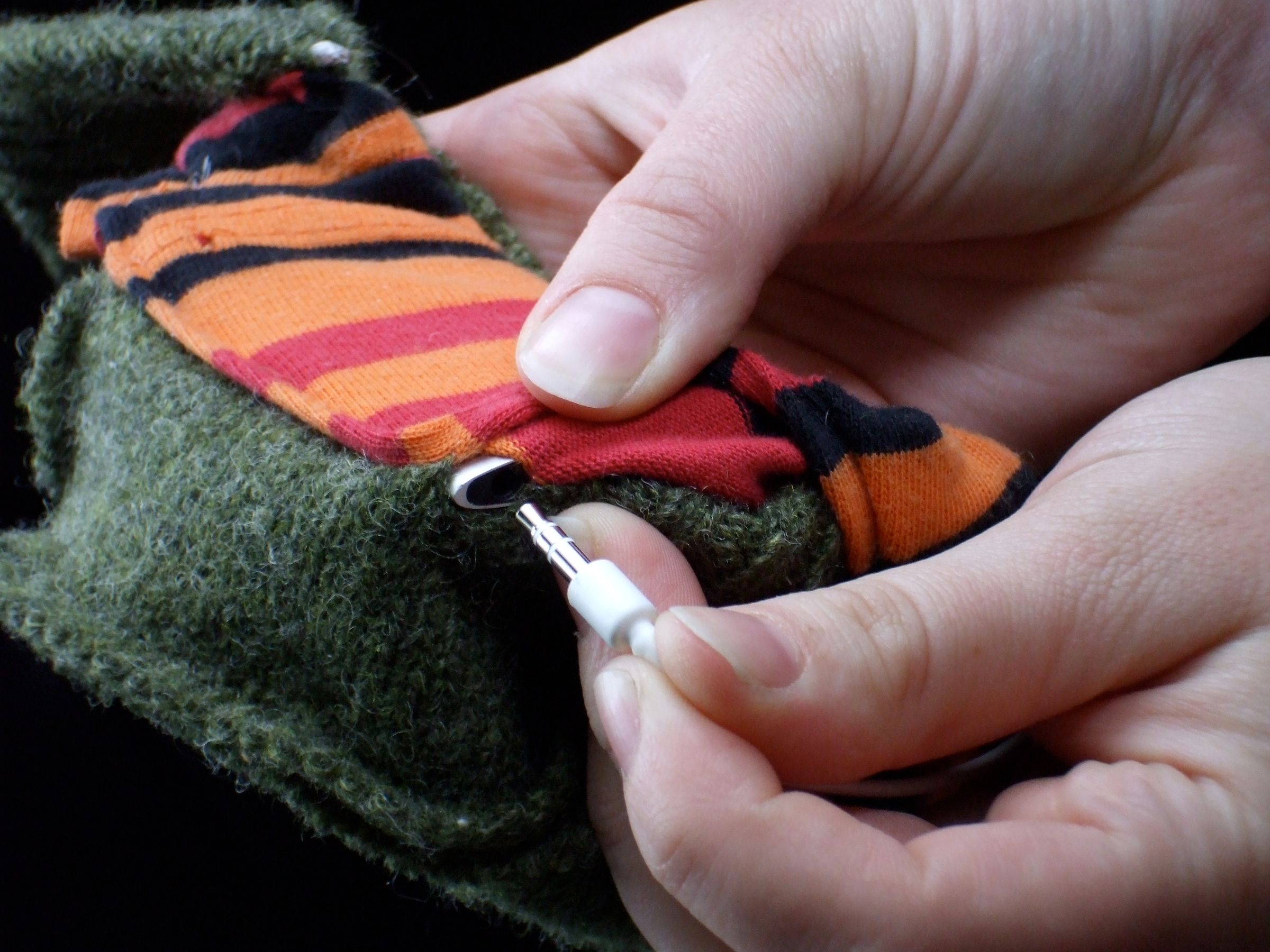 How to Make an IPod Hat : 11 Steps (with Pictures) - Instructables