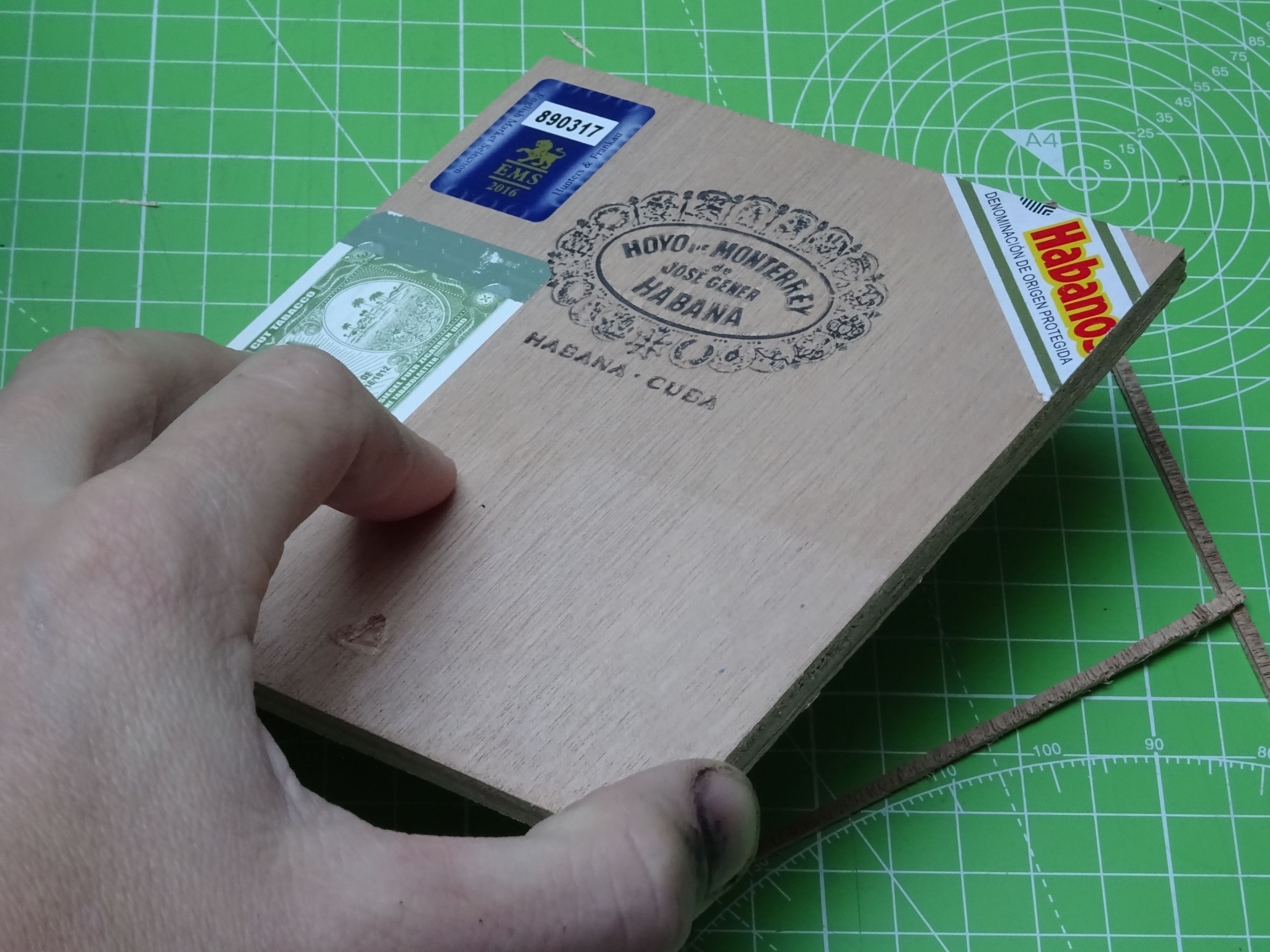 Cigar Box Keepsake Frame : 5 Steps (with Pictures) - Instructables