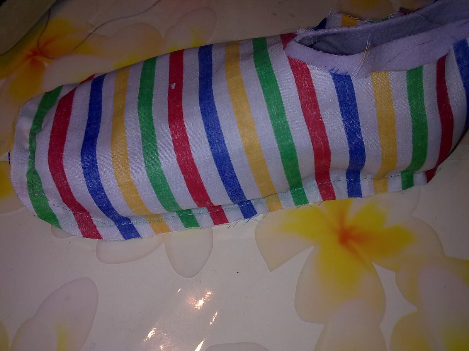 Reversible Soft Slipper Shoes : 7 Steps (with Pictures) - Instructables