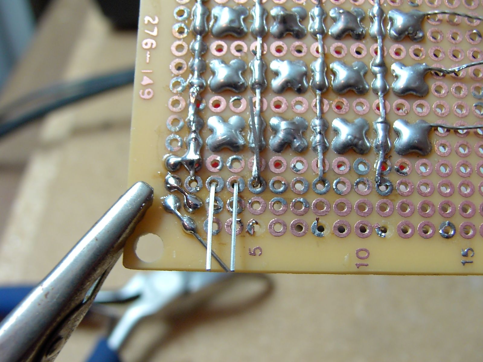 Single Chip, 2 Wire 4x4 LED Matrix - Instructables