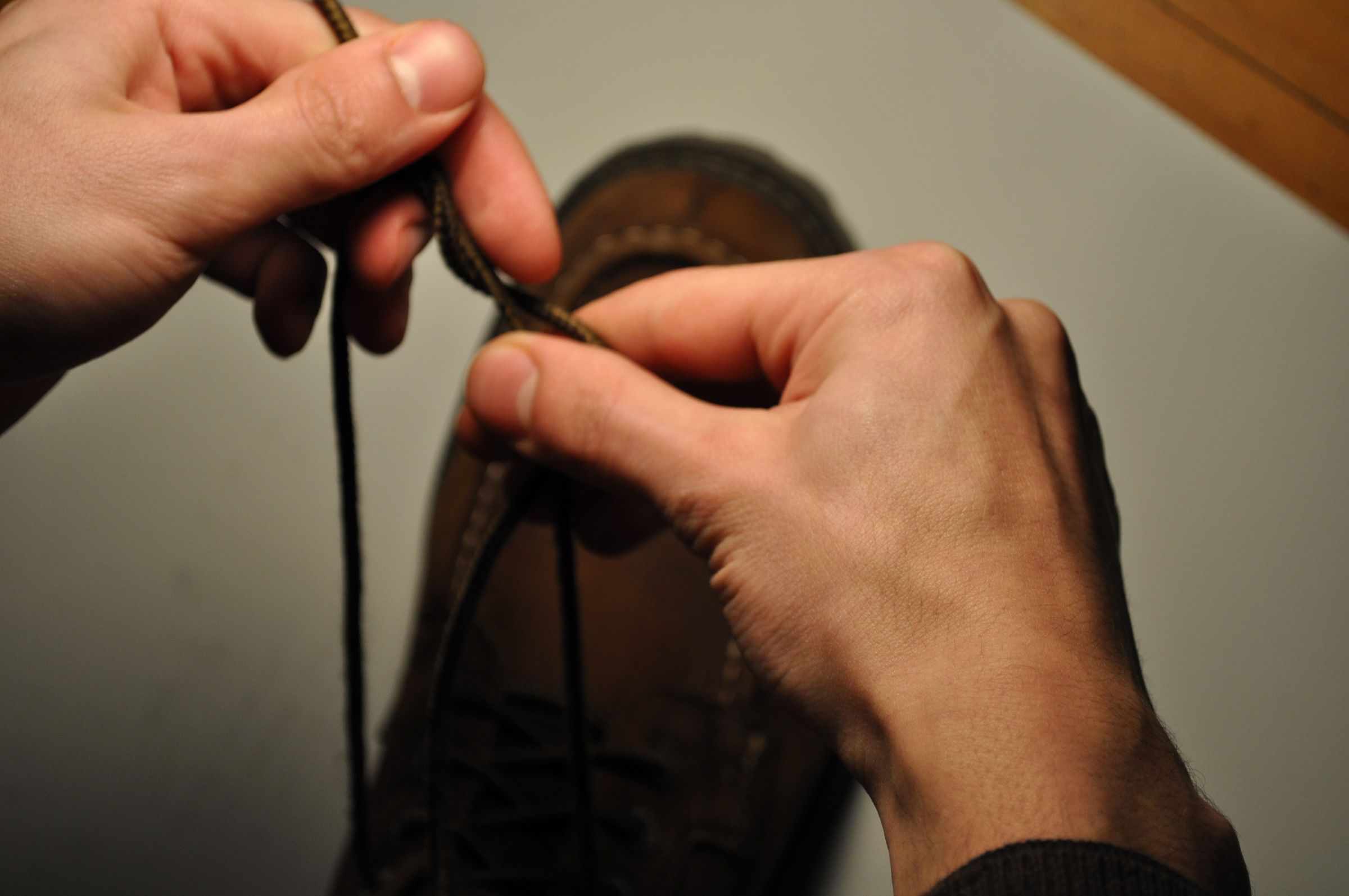 Double-knot Shoe Tying in a Flash : 7 Steps - Instructables