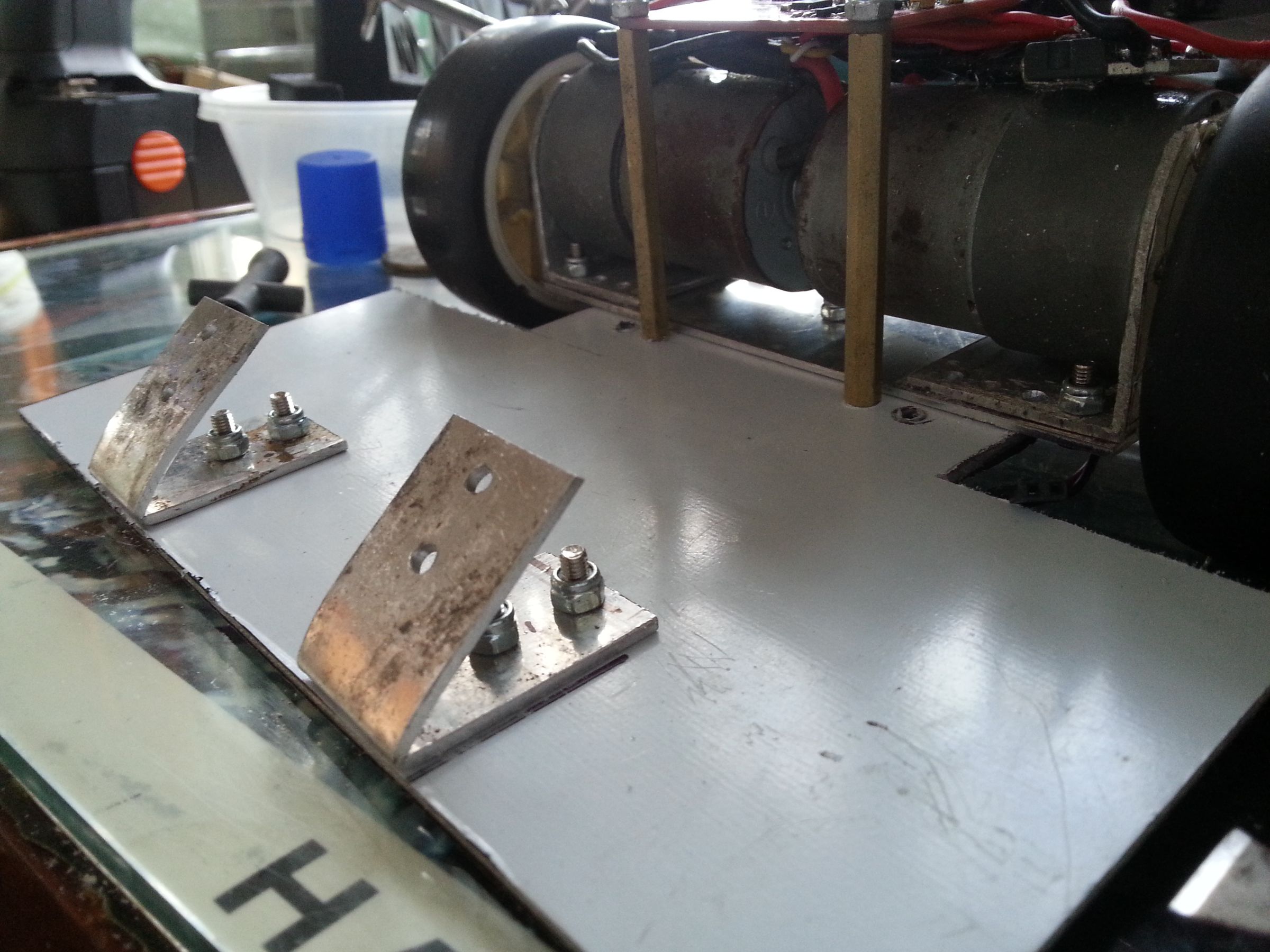 DIY Multipurpose Robot (Sumobot, Spybot, Mazebot, Bluetooth...) : 12 ...